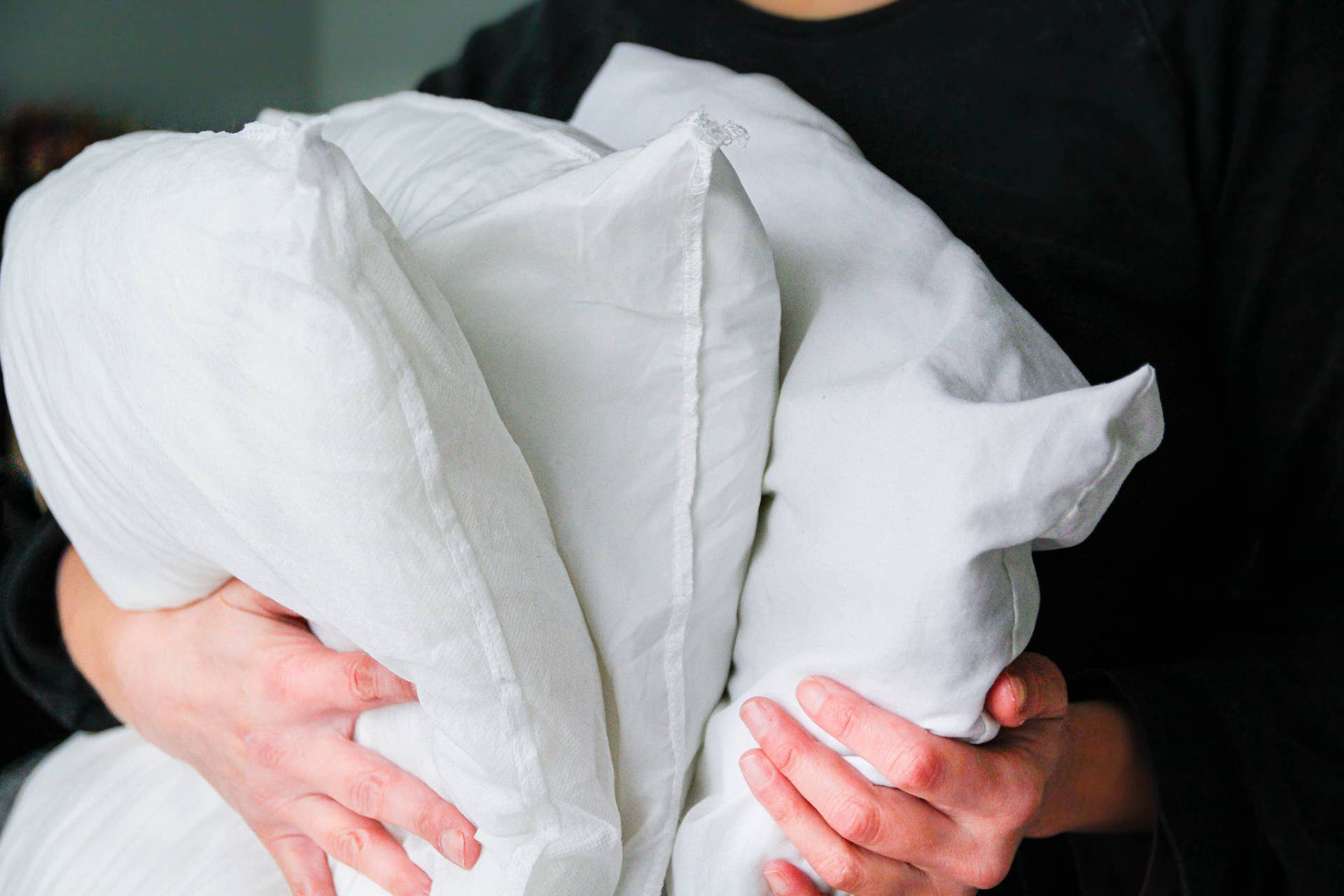 How To Wash Pillows the Right Way, Cleaning Experts Explain - Parade ...