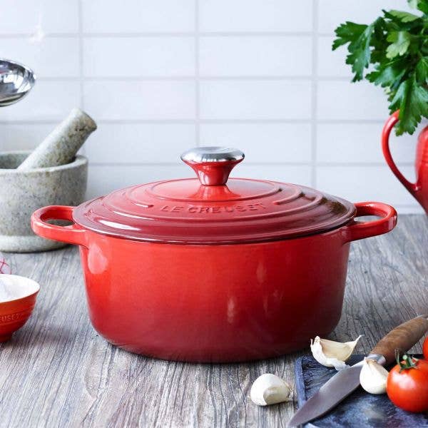 Le Creuset’s Knob Colors All Mean Something - Do You Know What It Is ...