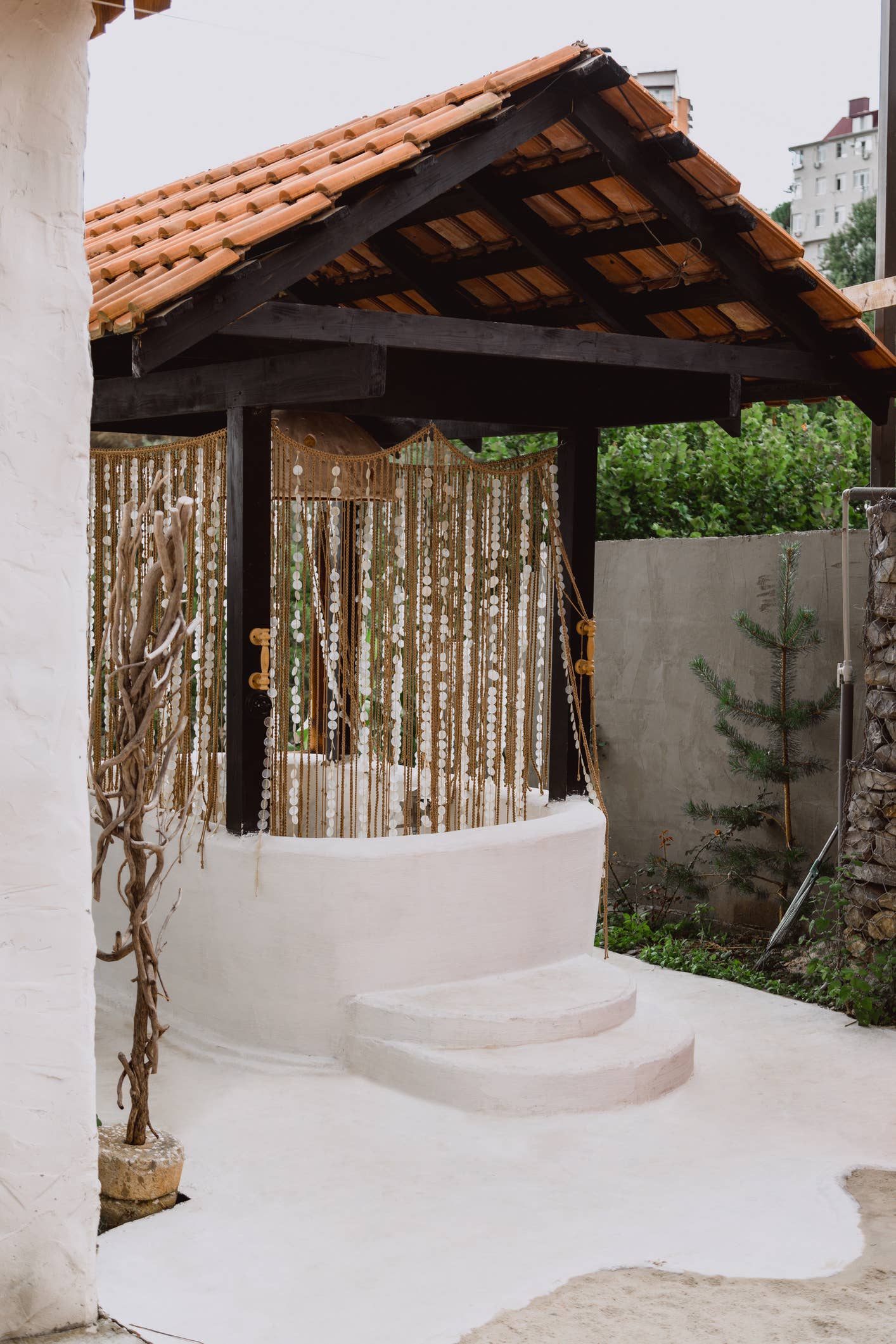 15 Outdoor Bathtub Ideas for a Dreamy, Spa-Like Escape - Parade Home ...