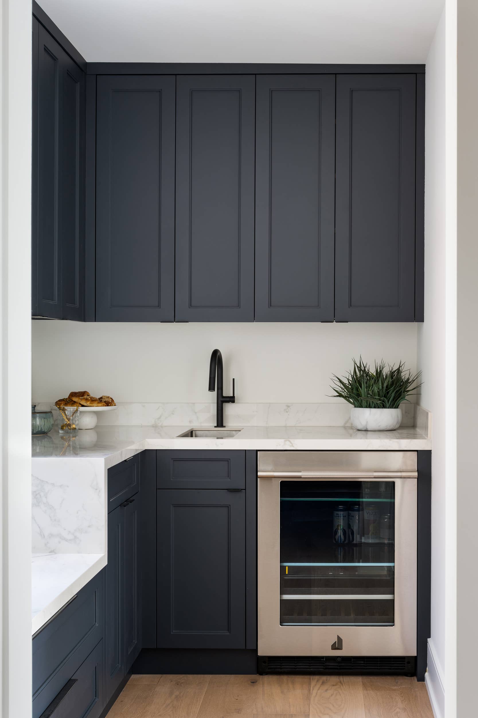 8 Modern Kitchen Cabinet Ideas That Are So 2026 - Parade Home & Garden