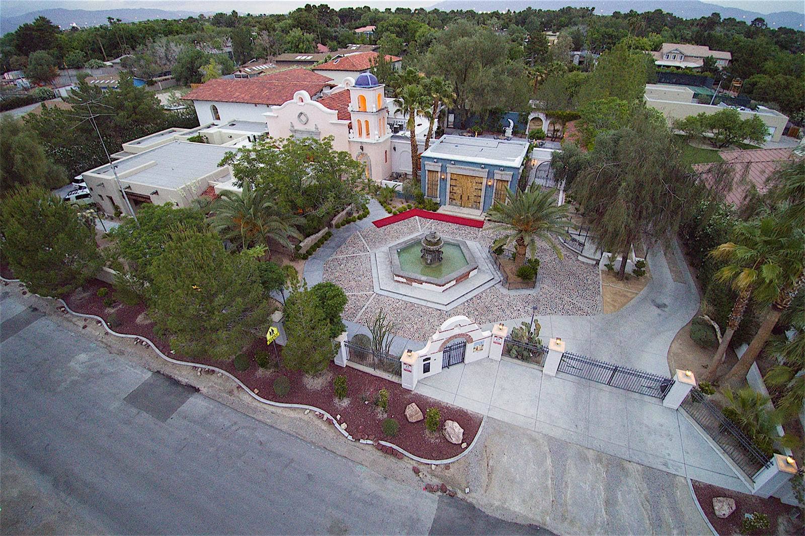 See Inside Michael Jackson's $9.5 Million Las Vegas Mansion
