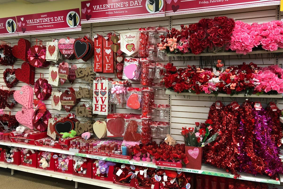 We're Falling for This Sweet 'n Simple Dollar Tree Valentine's Day Craft
