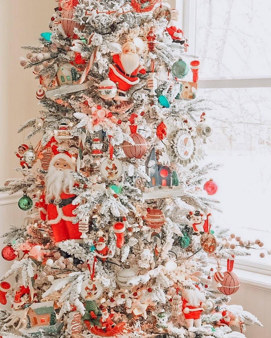 40 Christmas Tree Themes to Try Out in 2024 - Parade Home & Garden