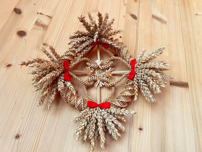 50 Creative Christmas Wreath Ideas for Your Holiday Home Décor - Parade ...