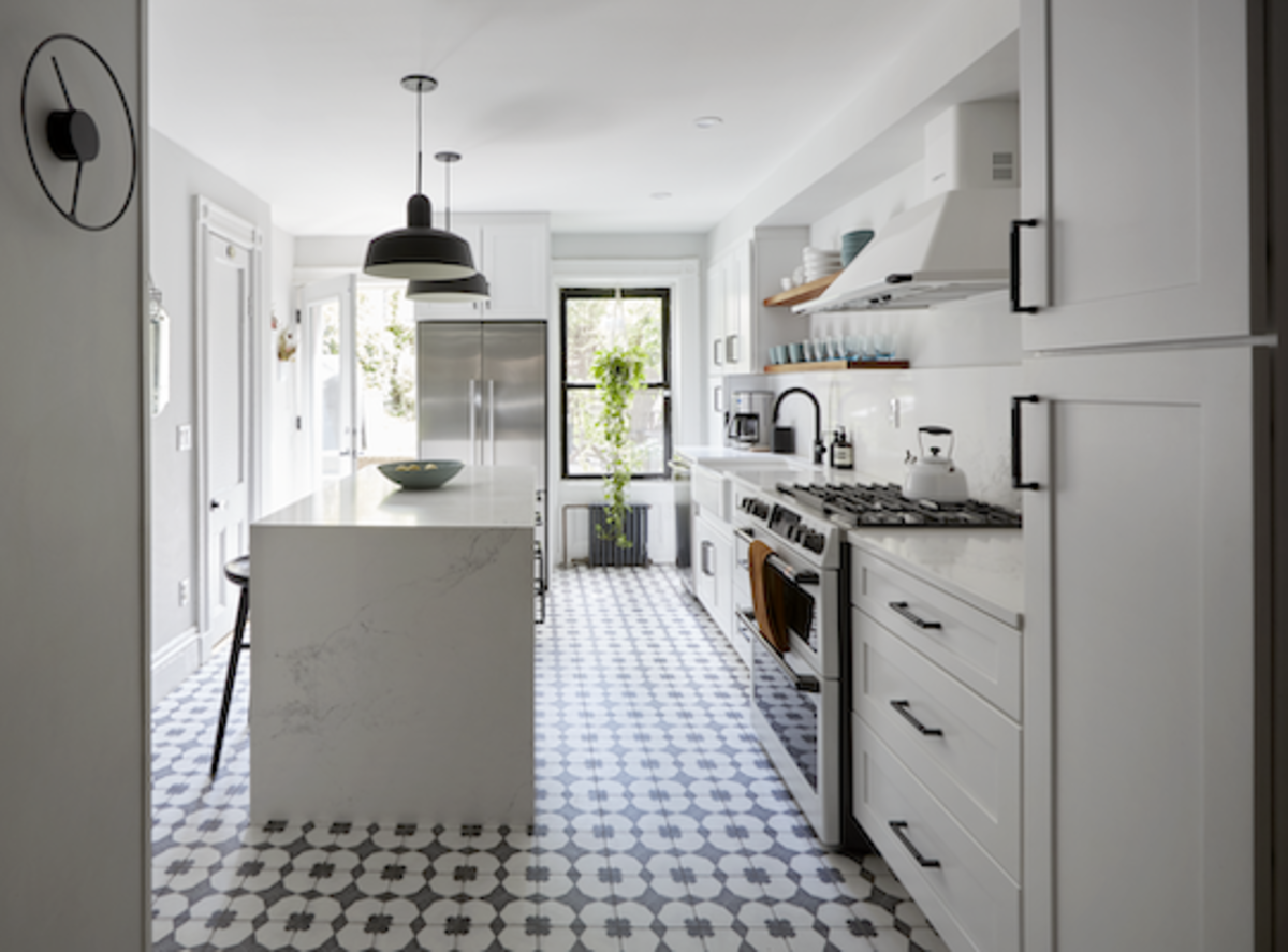 45 Farmhouse Kitchen Ideas With Photos From Design Pros - Parade Home ...