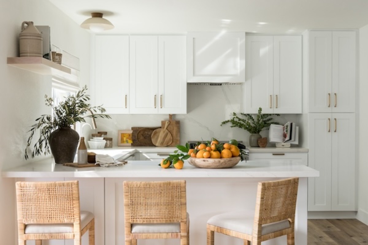 45 Farmhouse Kitchen Ideas With Photos From Design Pros - Parade Home ...