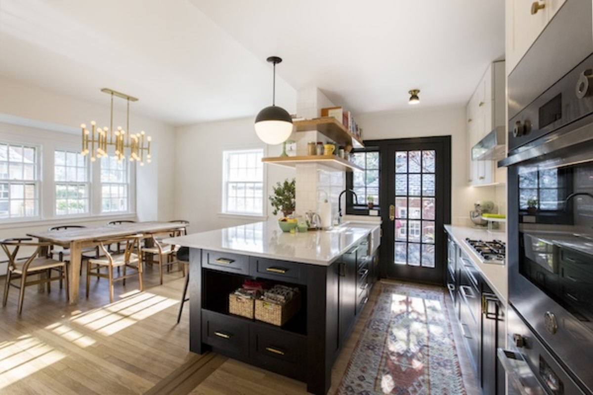 45 Farmhouse Kitchen Ideas With Photos From Design Pros - Parade Home ...