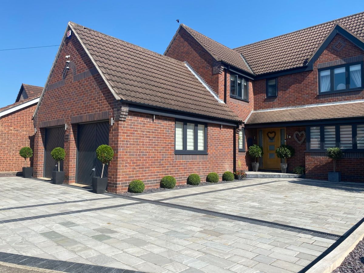 25 Low-Maintenance Front Yard Landscaping Ideas - Parade Home & Garden