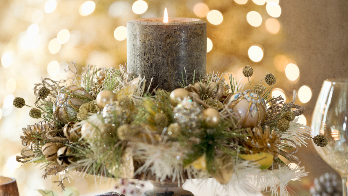 40 Christmas Centerpiece Ideas To Brighten Your Holiday Table - Parade ...