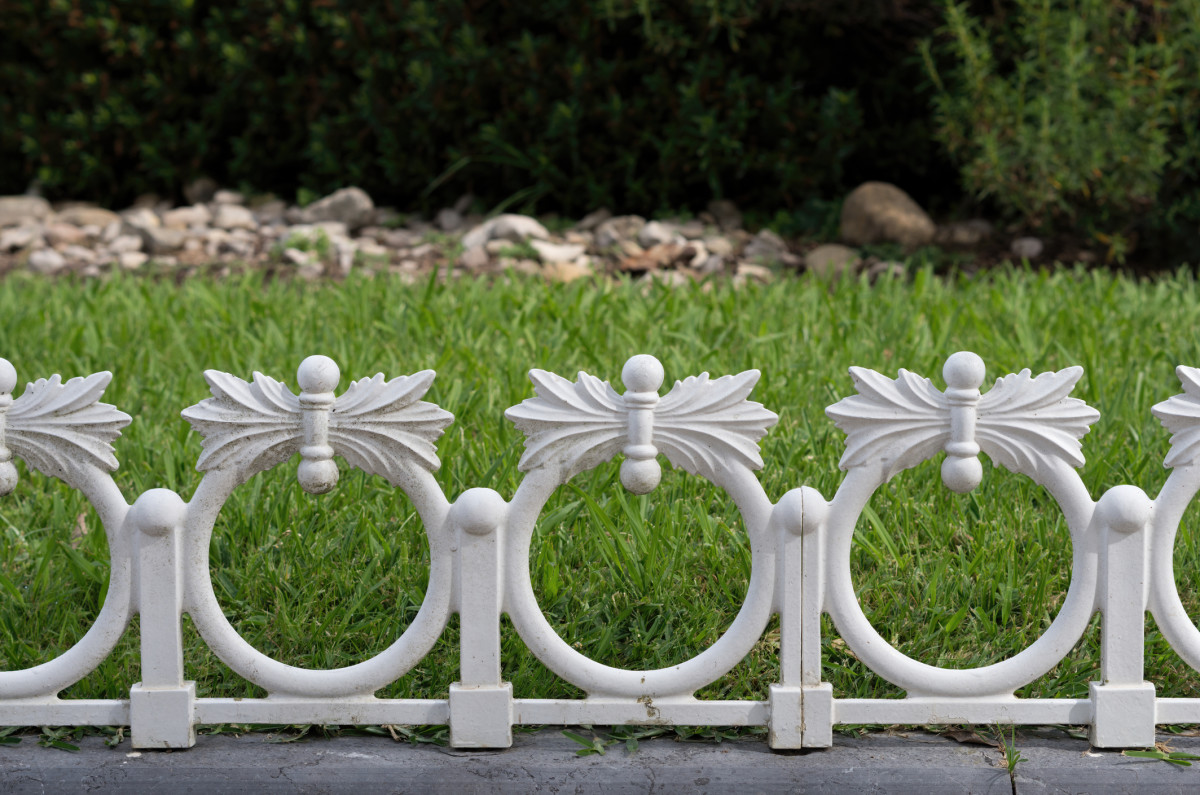 35 Landscape Edging Ideas for an Extra Classy Lawn and Garden - Parade ...