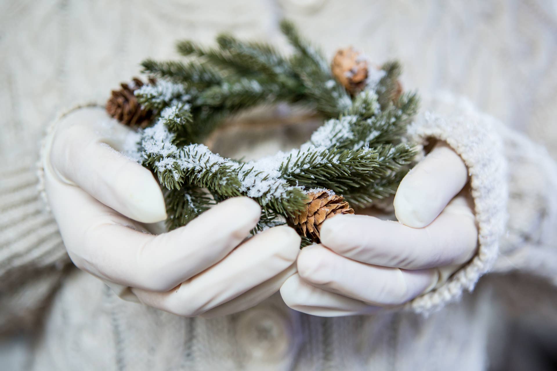50 Creative Christmas Wreath Ideas for Your Holiday Home Décor - Parade ...