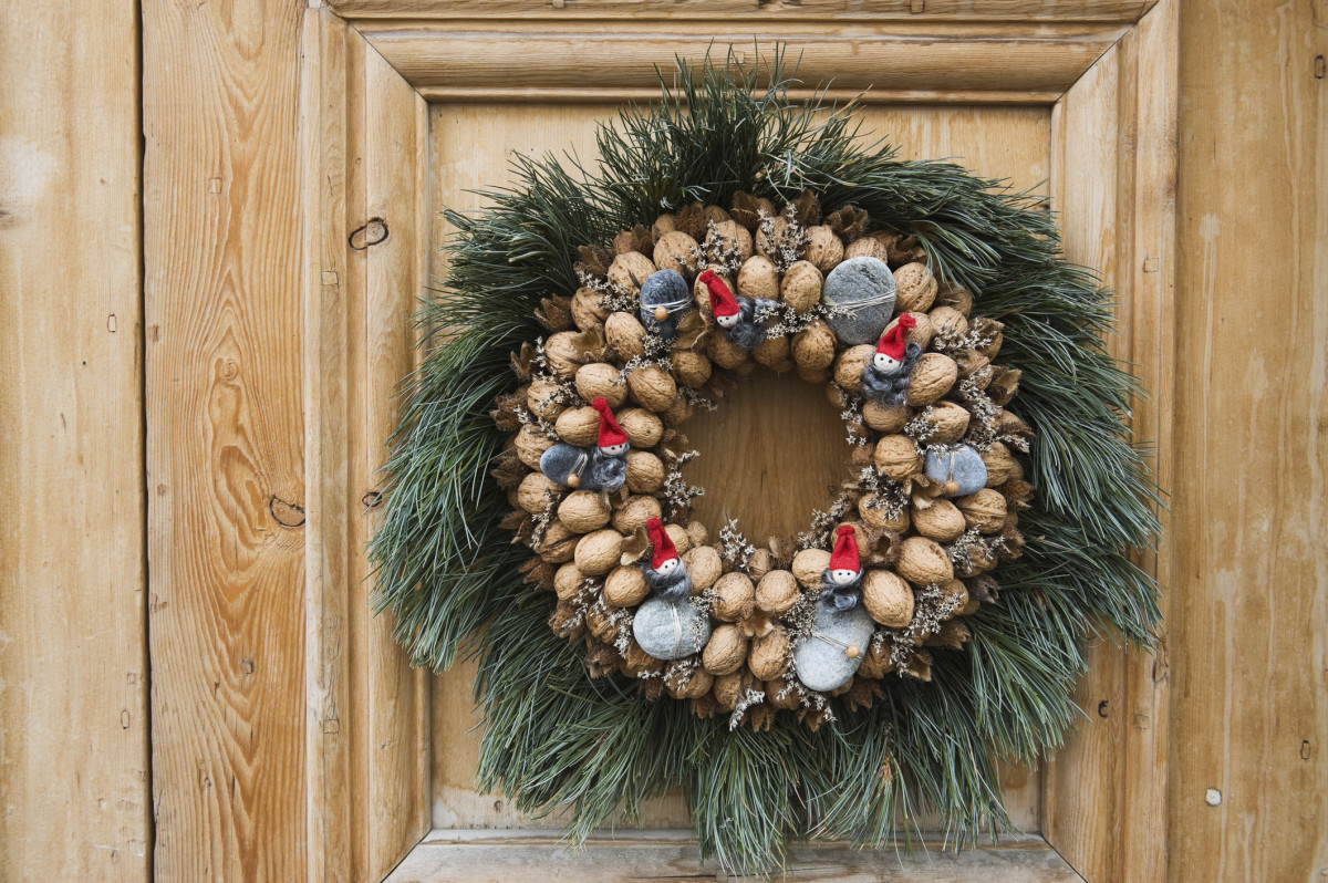 50 Creative Christmas Wreath Ideas for Your Holiday Home Décor - Parade ...