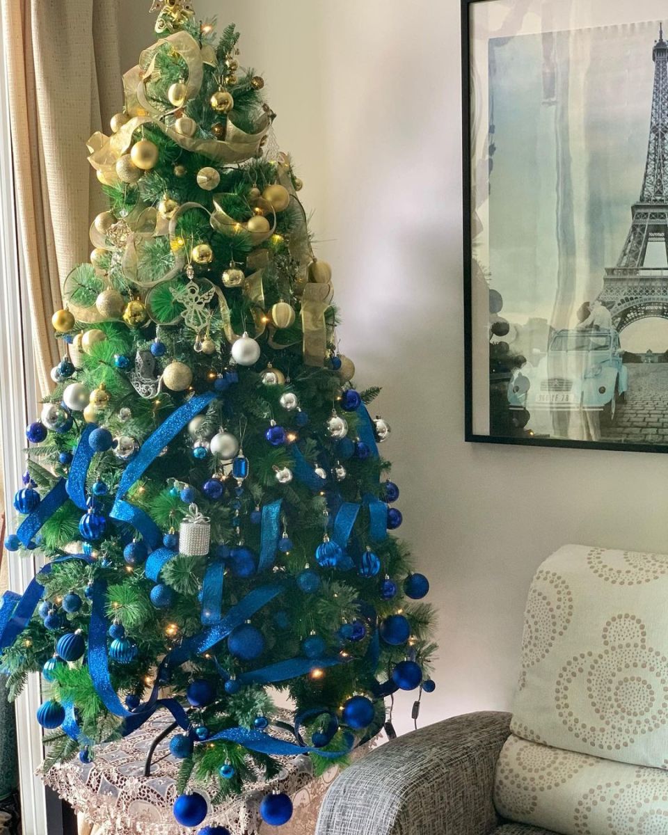 40 Christmas Tree Themes to Try Out in 2024 - Parade Home & Garden