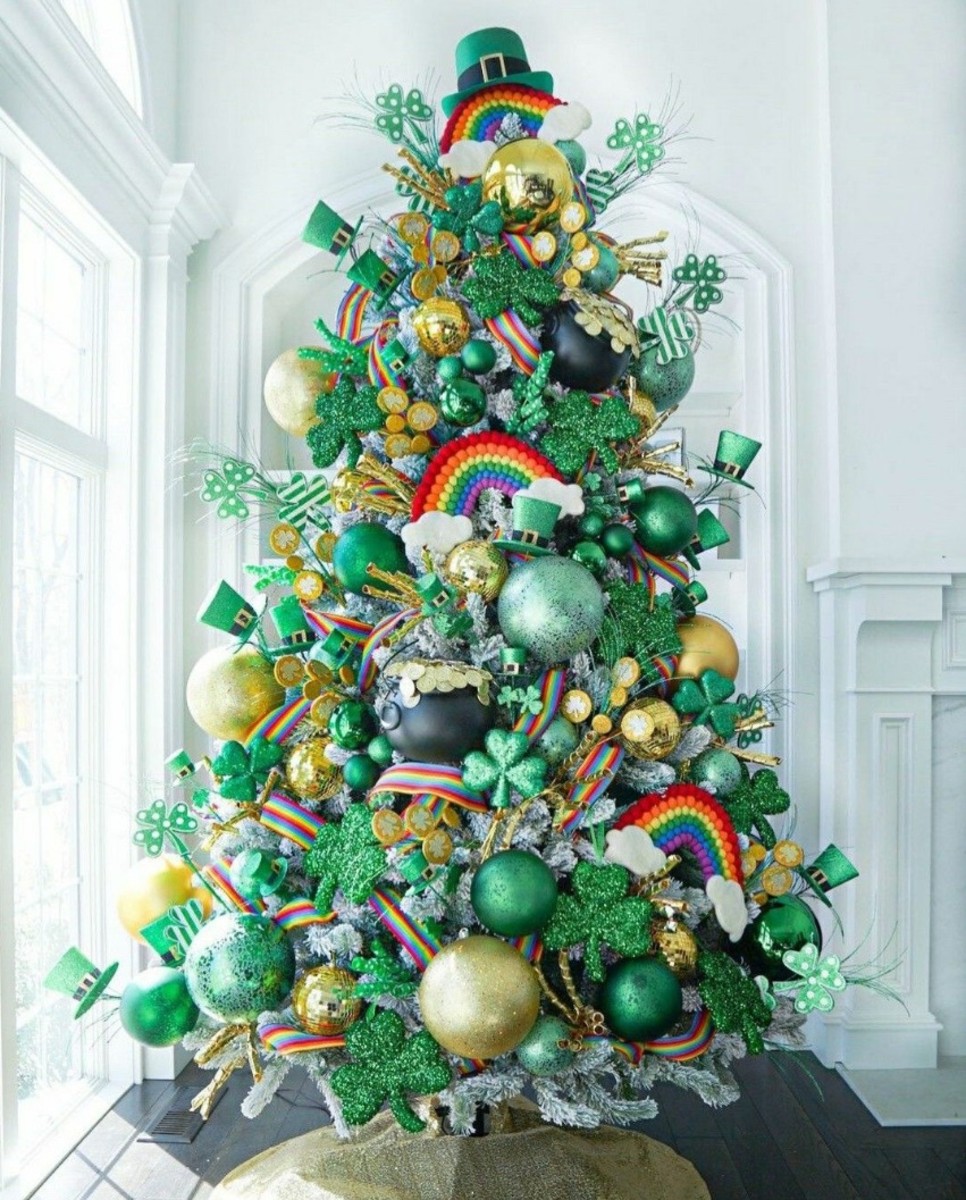 40 Christmas Tree Themes to Try Out in 2024 - Parade Home & Garden