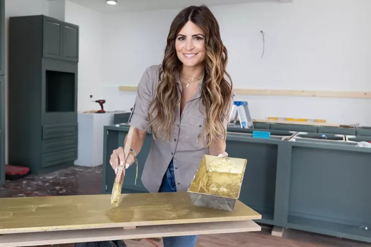 Who Is Alison Victoria? 27 Facts About the HGTV Star - Parade Home & Garden