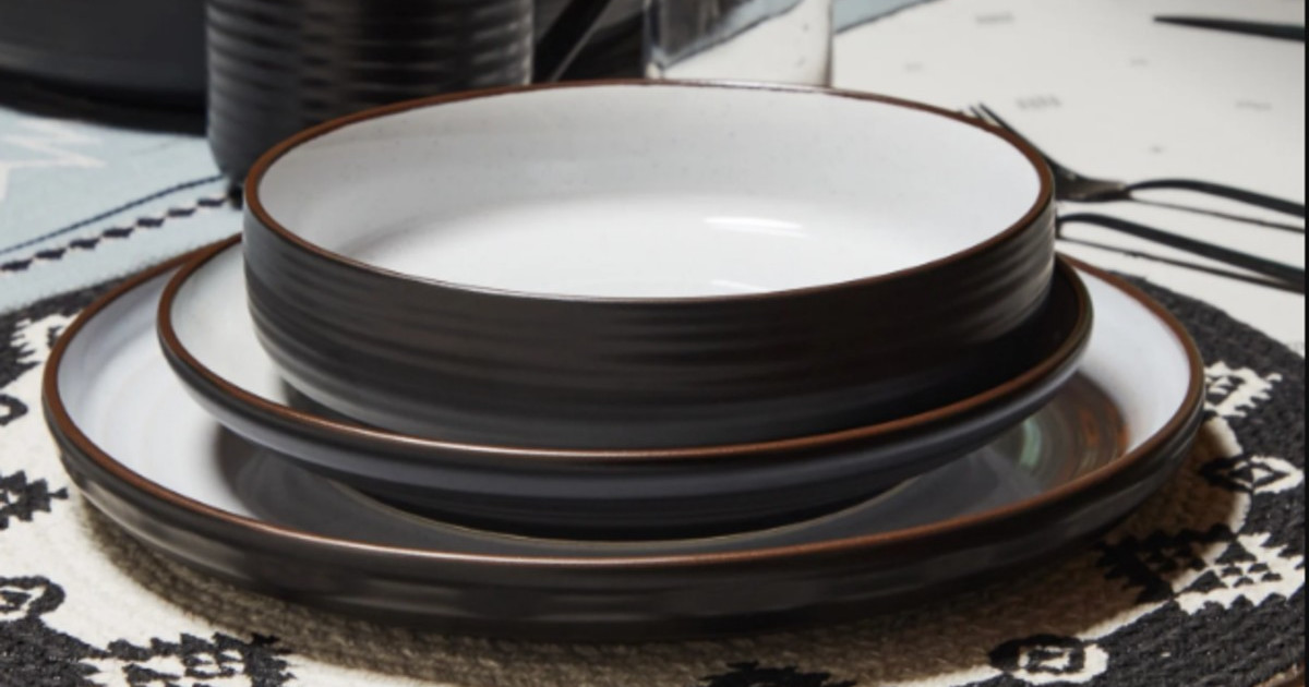 Walmart Is Selling a Highly-Rated 'Yellowstone' Themed Dinnerware ...