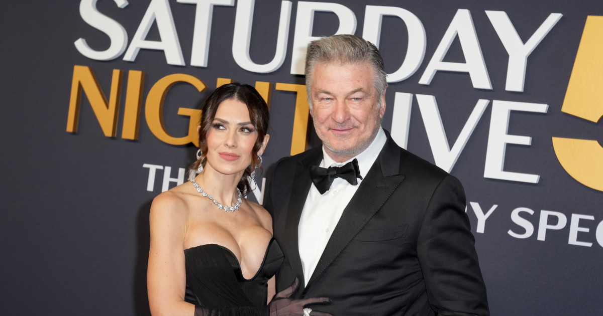 Alec Baldwin Re-Lists Hamptons Mansion for $21 Million - Parade Home ...