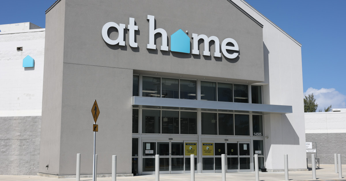 People Are Running to ‘At Home’ Store to Grab Their Trending Paintings ...