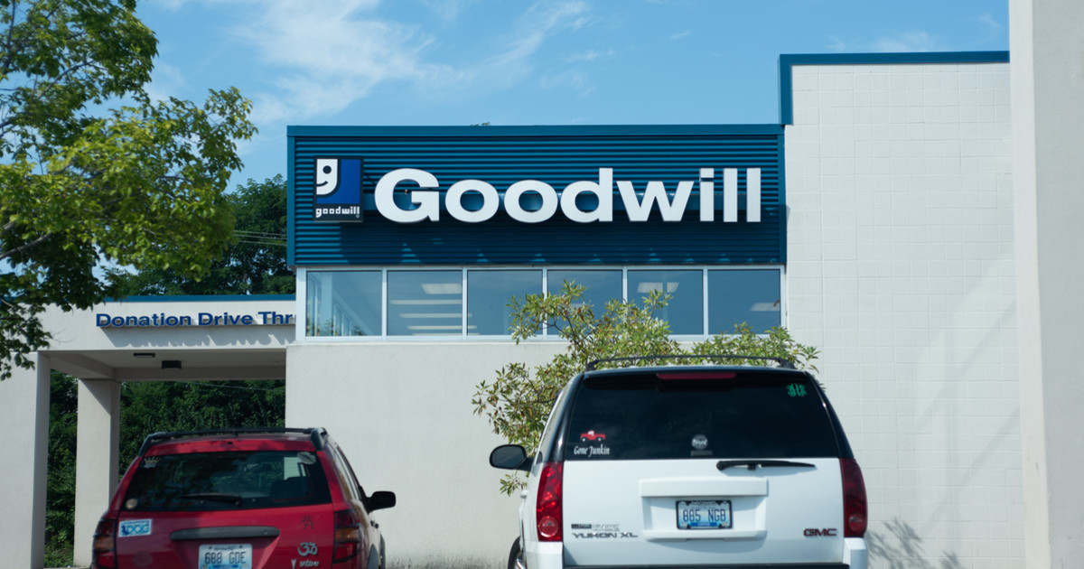 DIYer Turns $2.99 Goodwill Finds Into Stunning Kitchen Decor - Parade ...