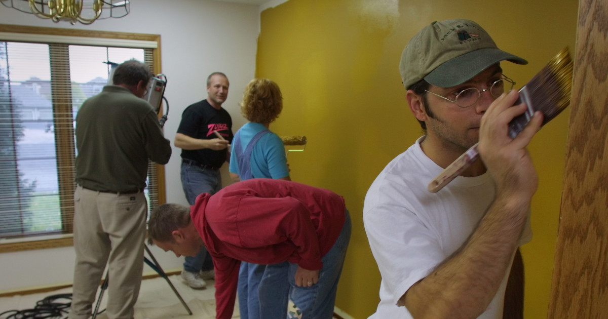 Comedian Rob Anderson Drags HGTV's 'Decorating Cents' in Hilarious ...