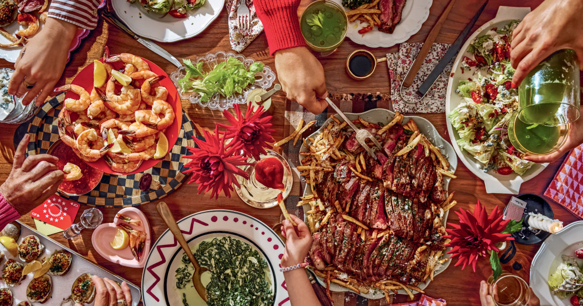 Dan Pelosi Shares His Top Holiday Table Setting Secrets - Parade Home ...