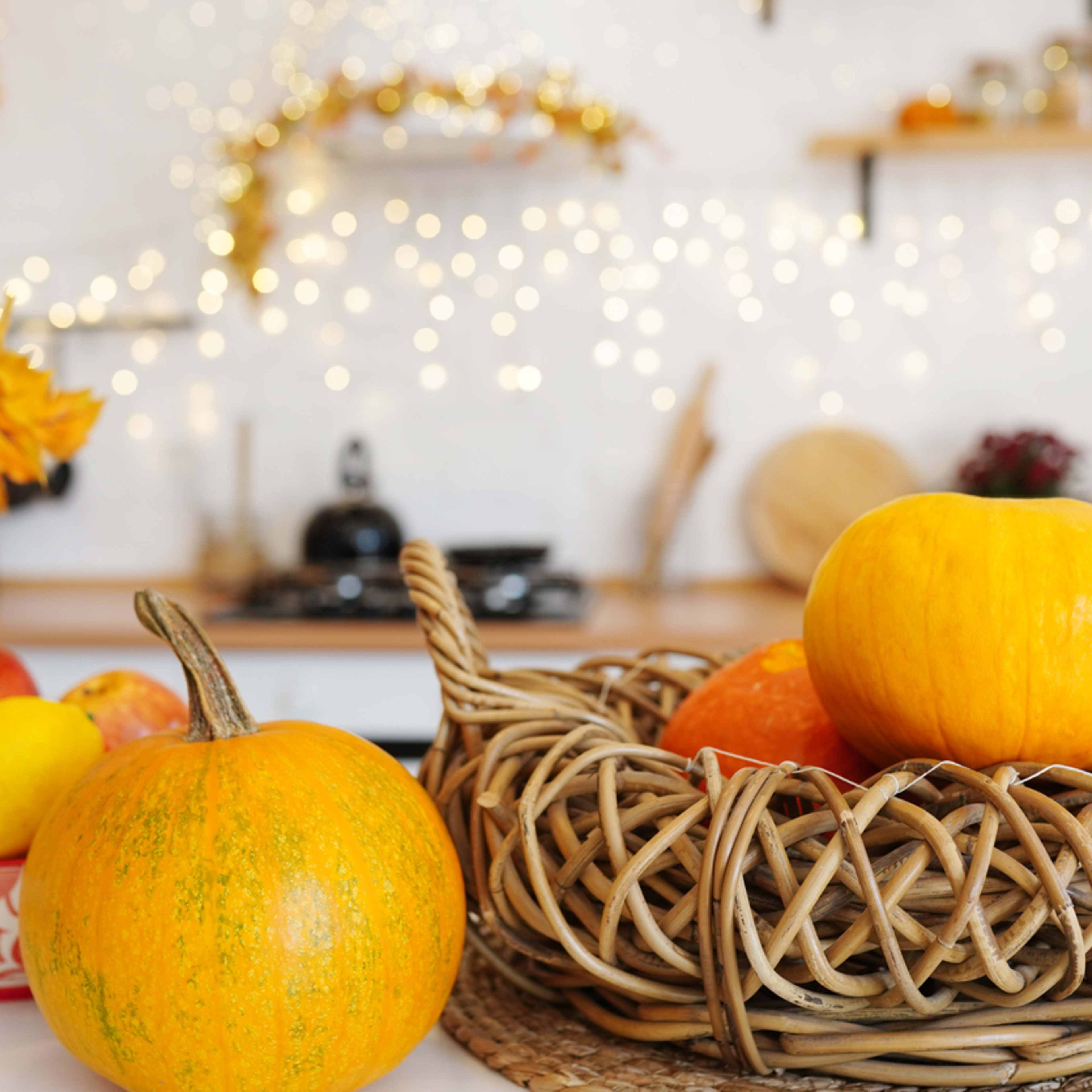 27 Gorgeous Thanksgiving Colors for Your Holiday Table - Parade Home ...