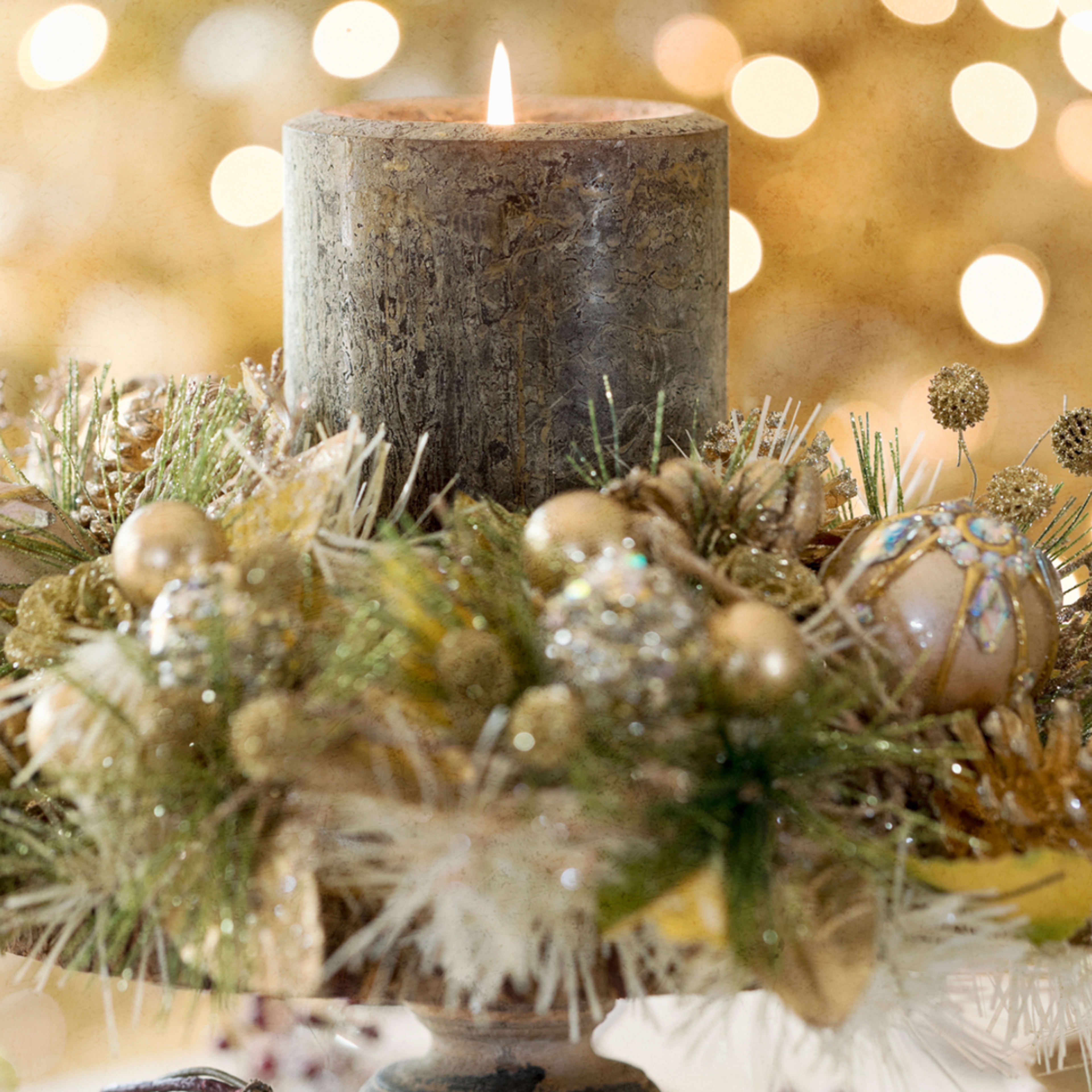 25+ Creative Christmas Table Decorations to Invite Festivity This ...
