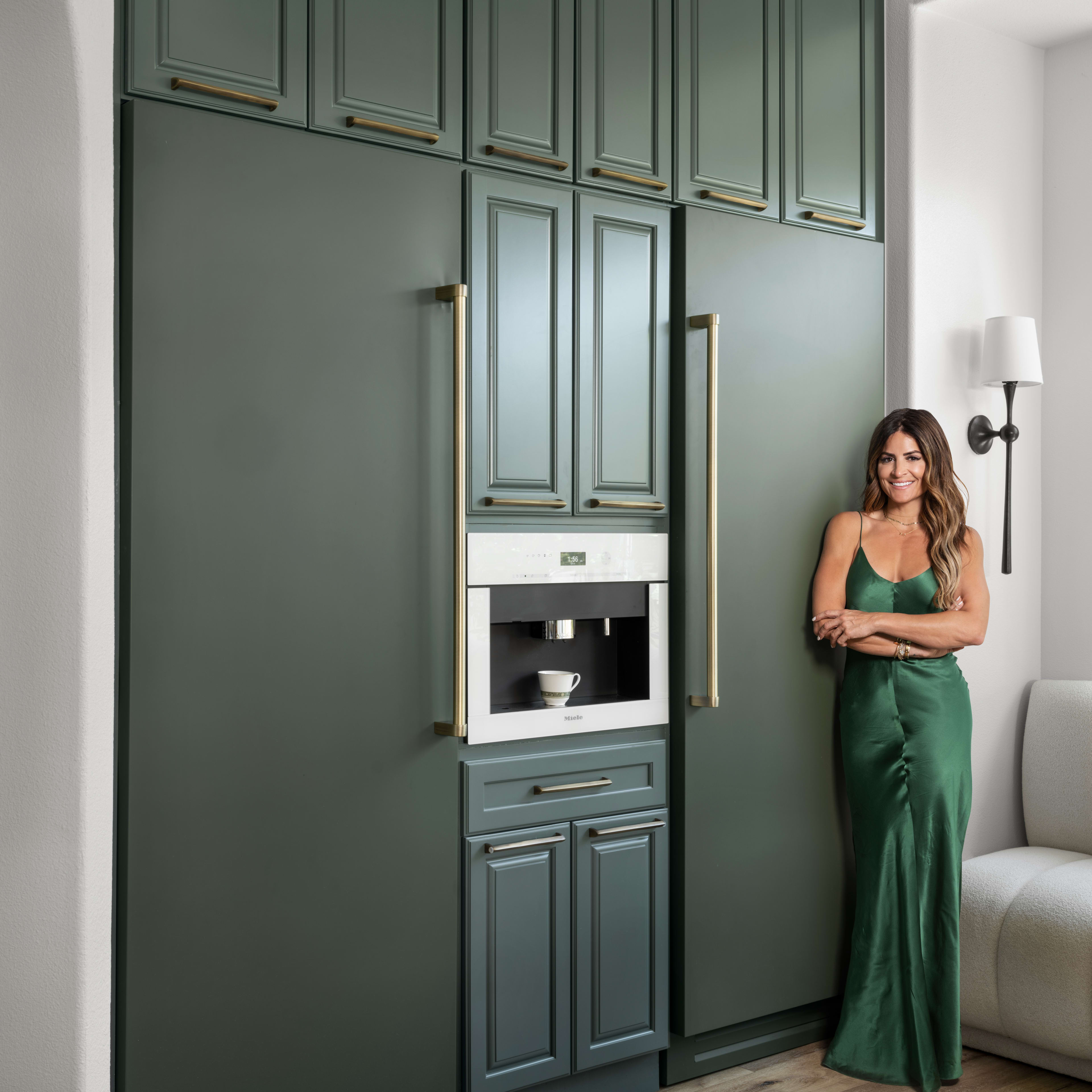 Who Is Alison Victoria? 29 Facts About the HGTV Star - Parade Home & Garden