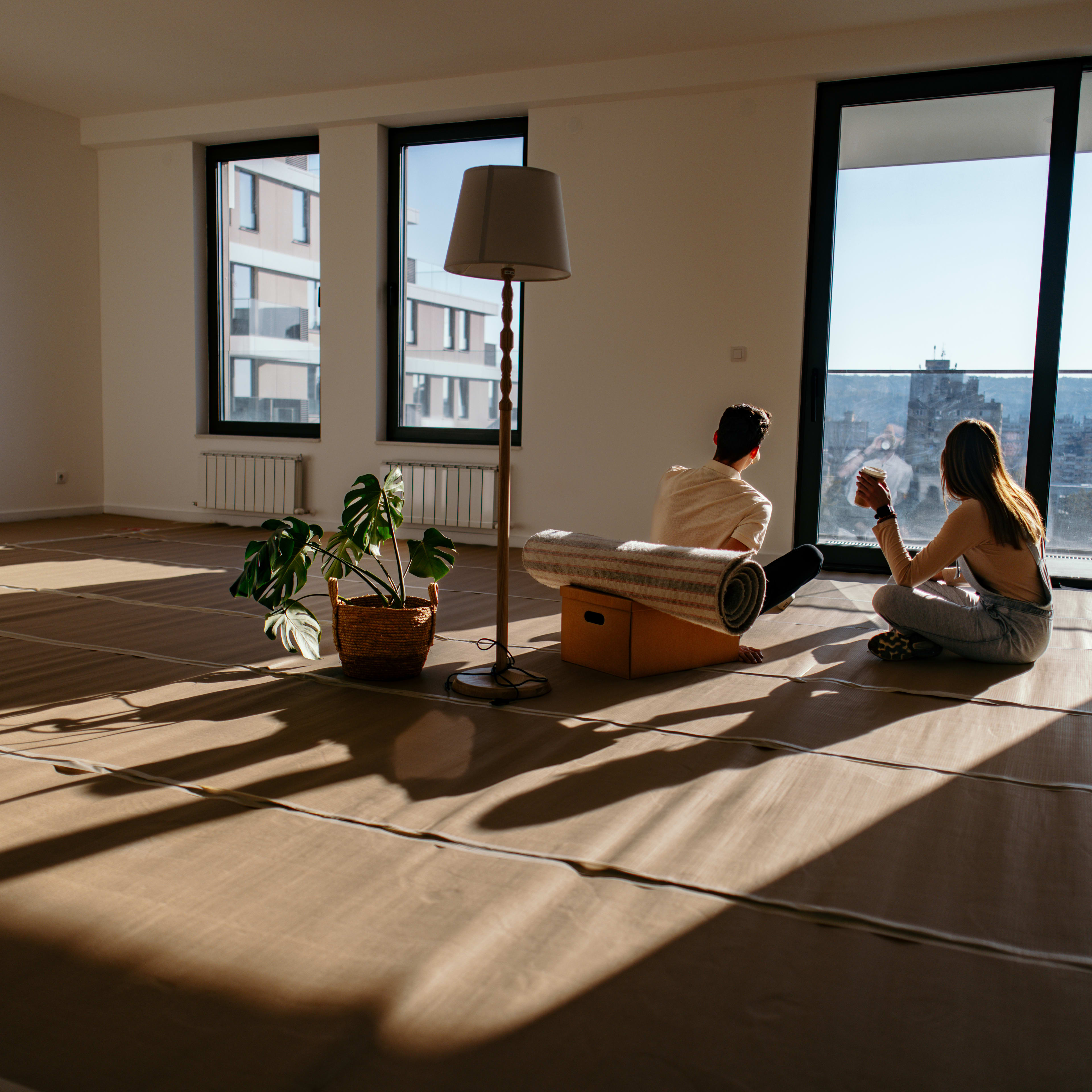 Who Is Evan Thomas? All About HGTV's "Bargain Block" Star - Parade Home & Garden