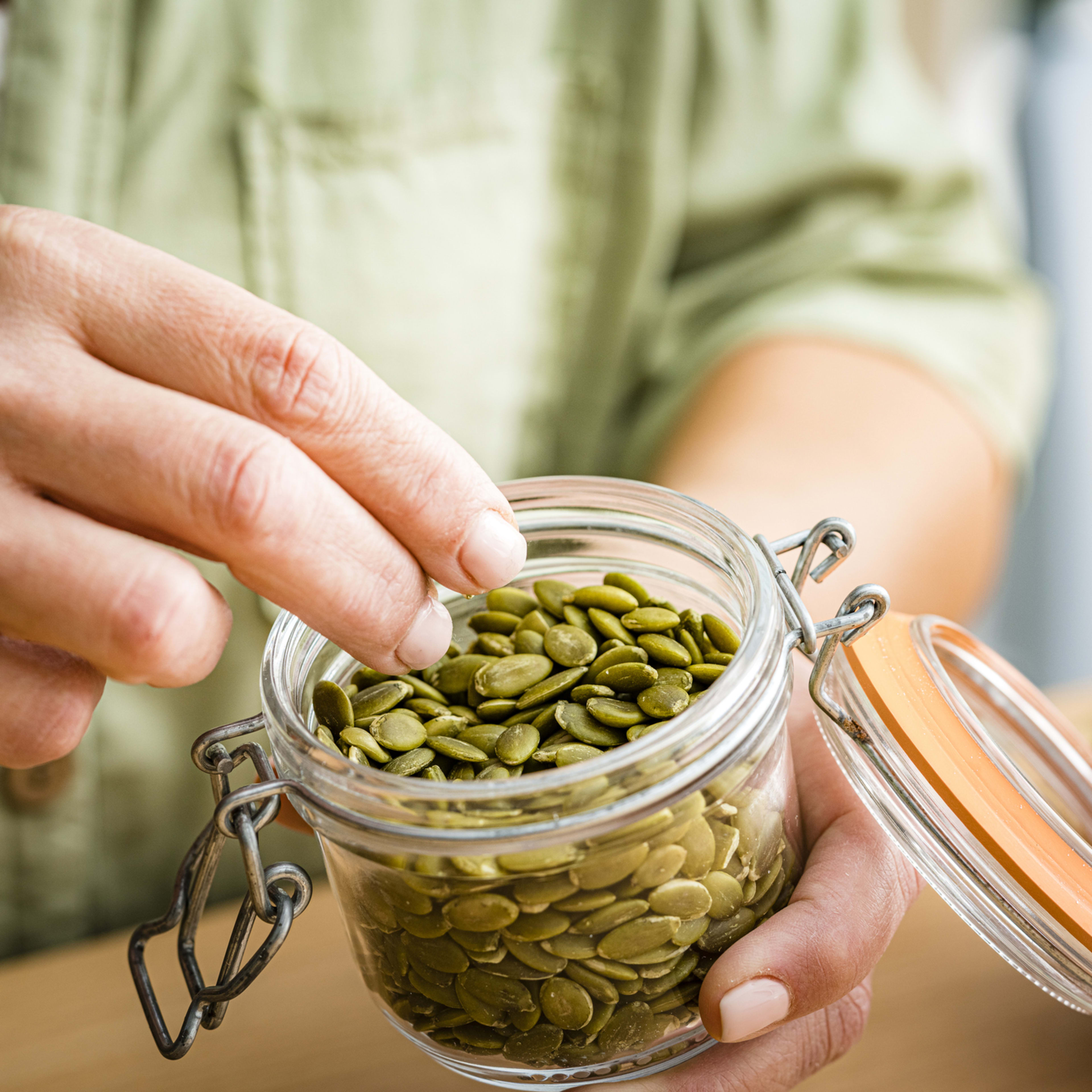 New York City Stoop Decorated with LEGO Flowers Goes So Viral - Parade ...