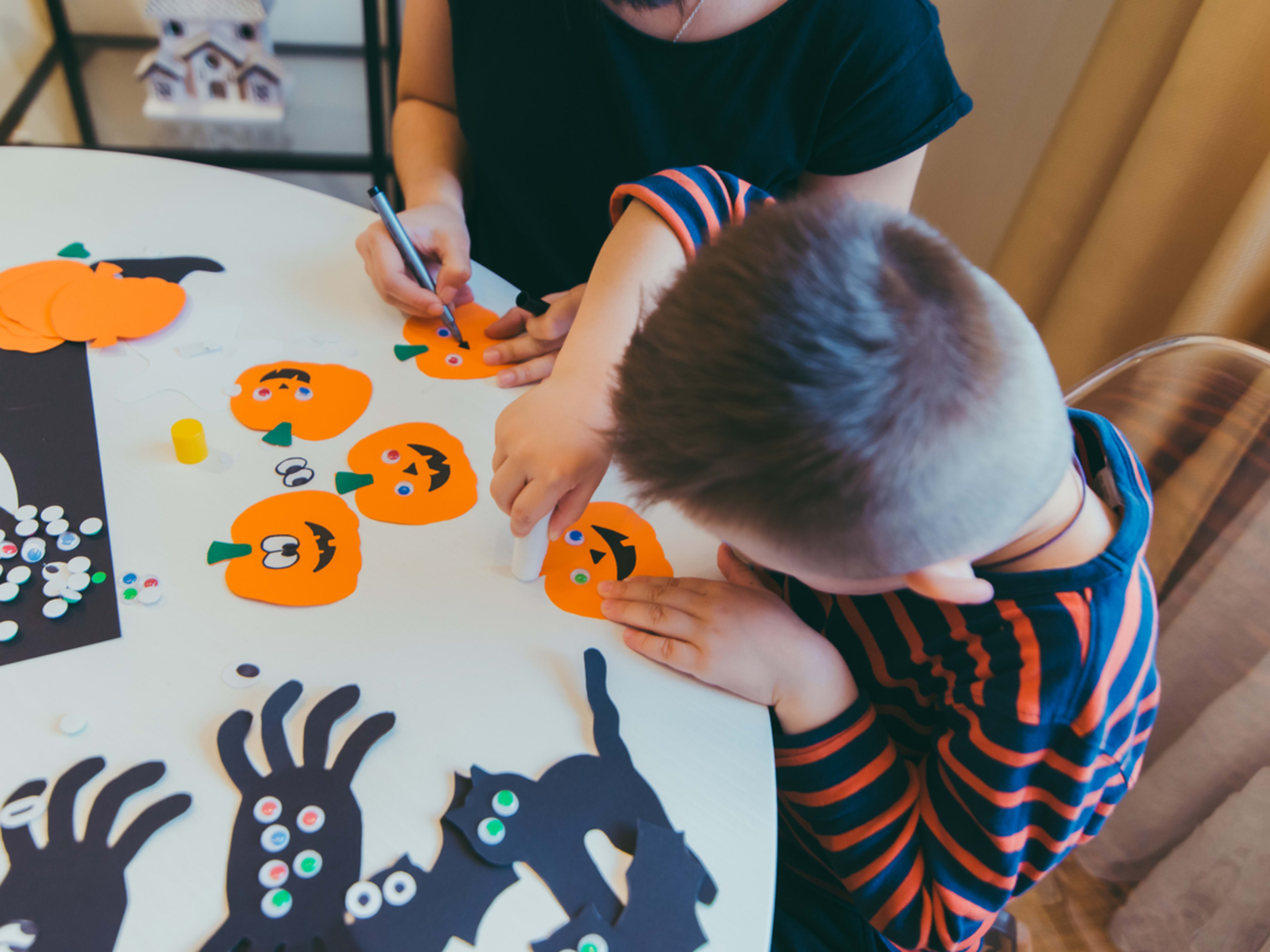 50+ Cheap and Easy Halloween Craft Ideas for Kids that Are Spooktacular ...