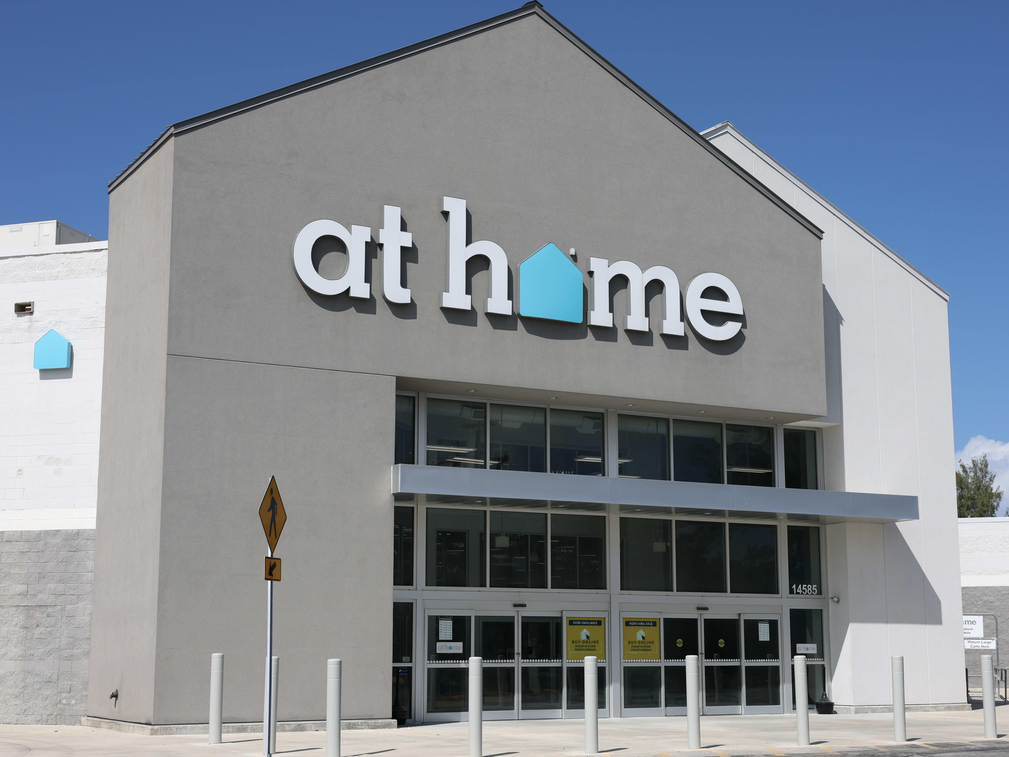 People Are Running to ‘At Home’ Store to Grab Their Trending Paintings ...