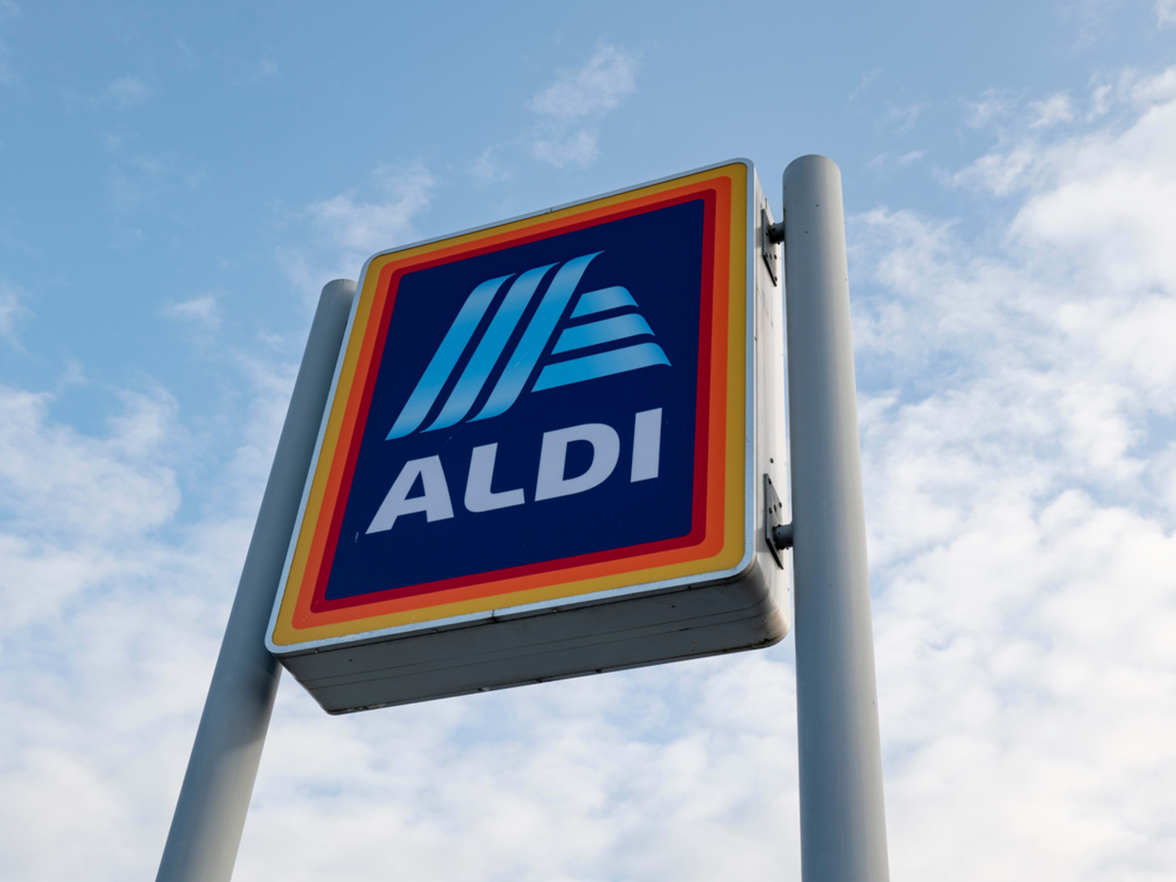 ALDI Is Selling a $15 Christmas Tree Collar That's Near Identical to ...