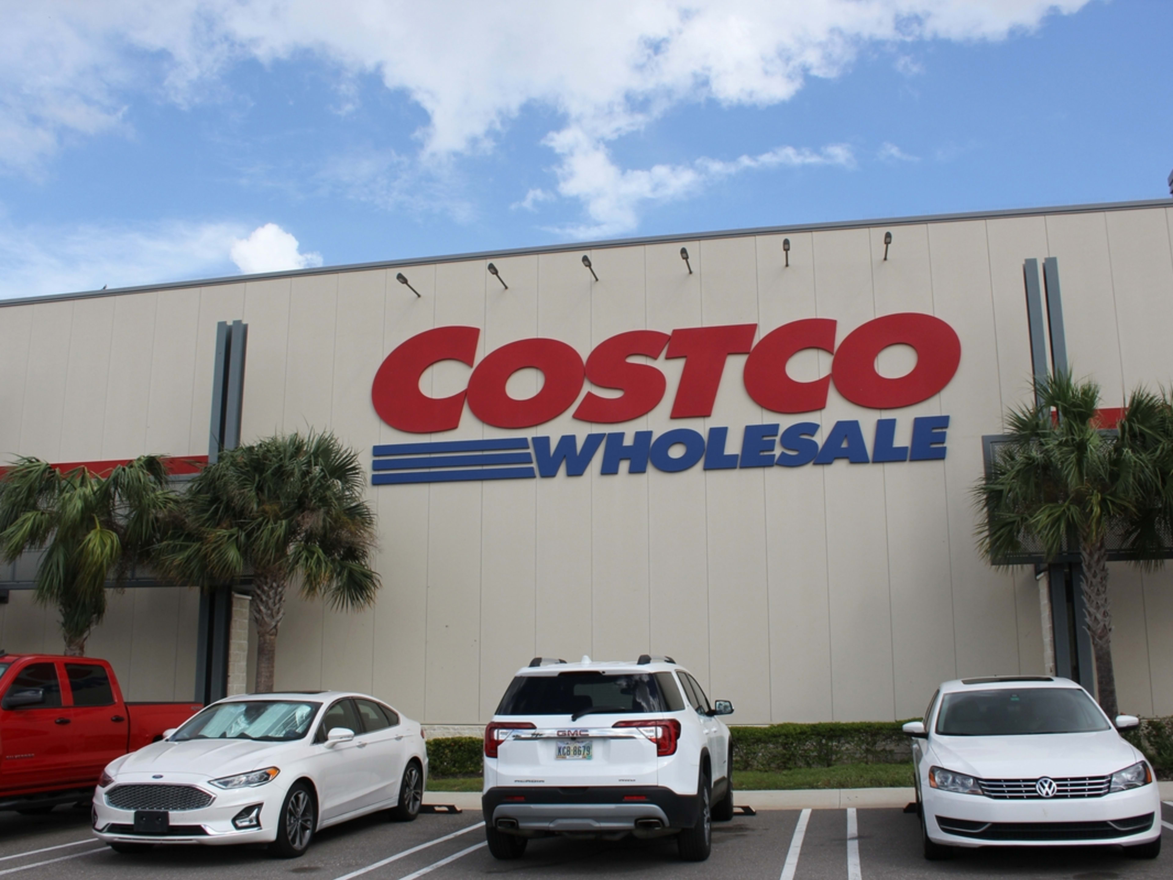 BookTok Is Going Crazy for This $370 Giant 'Reading Chair' From Costco ...