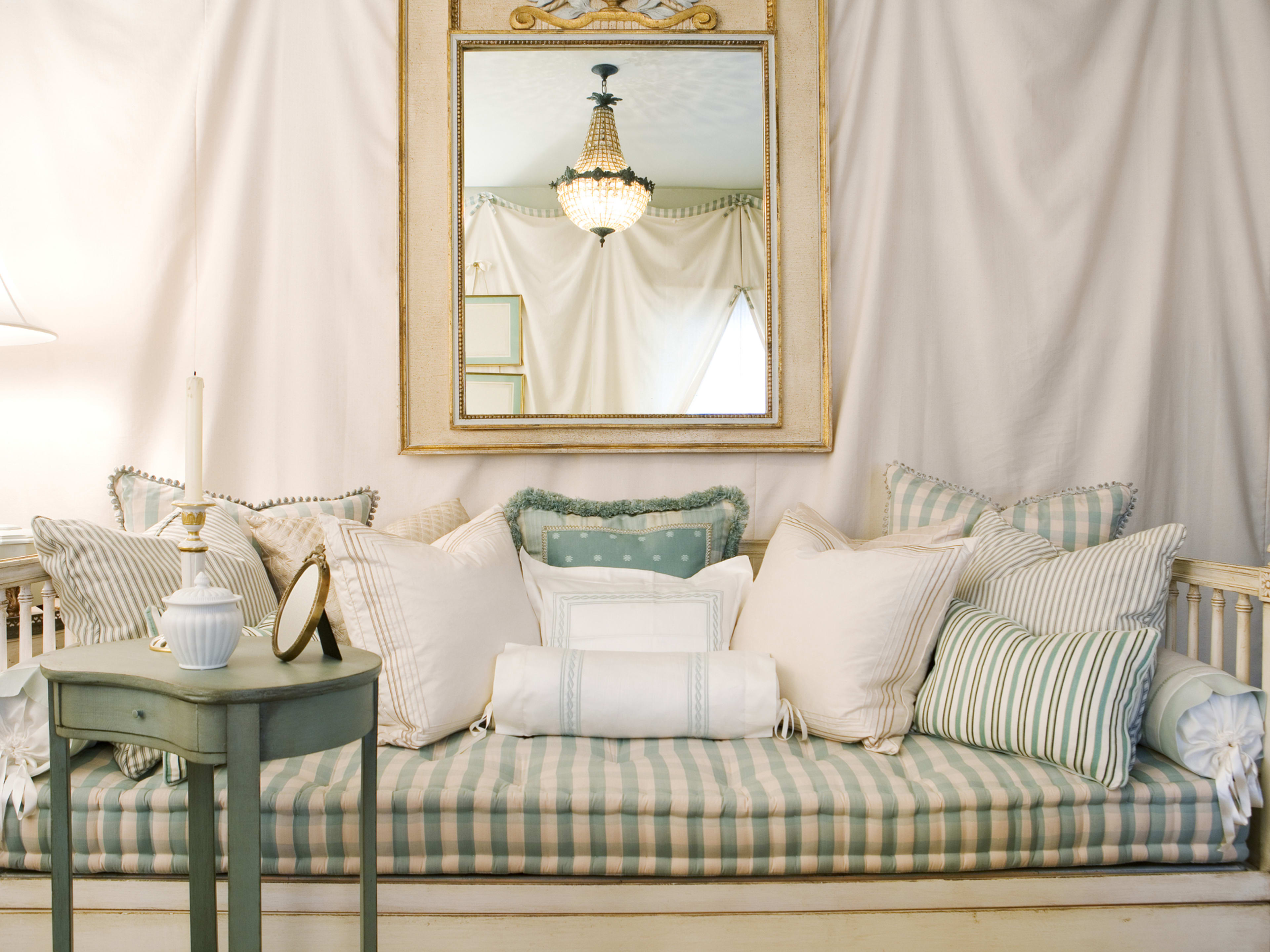 What Is 'Shabby Chic' Style? Interior Designers Spill - Parade Home ...