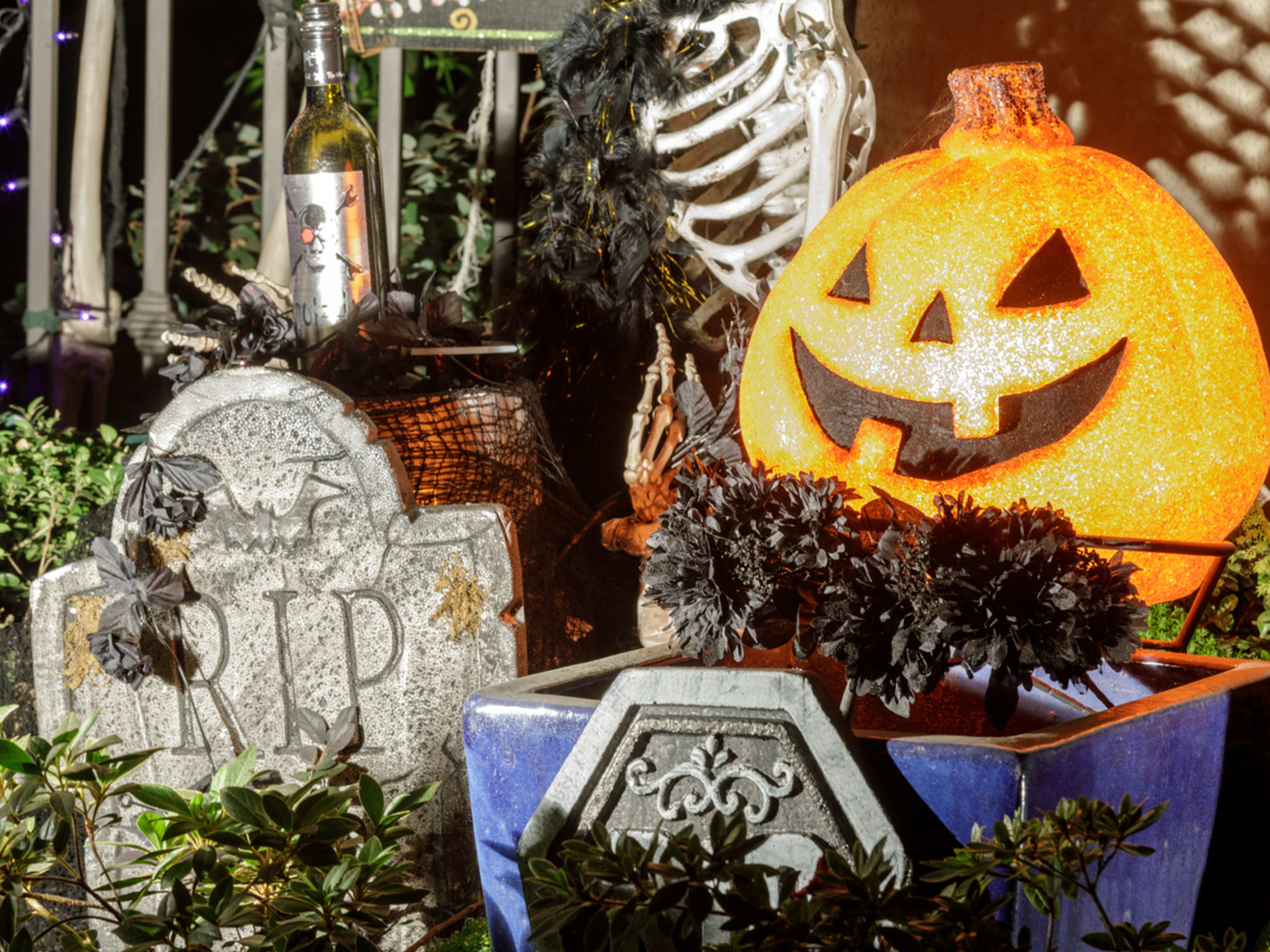 Spooky halloween props store