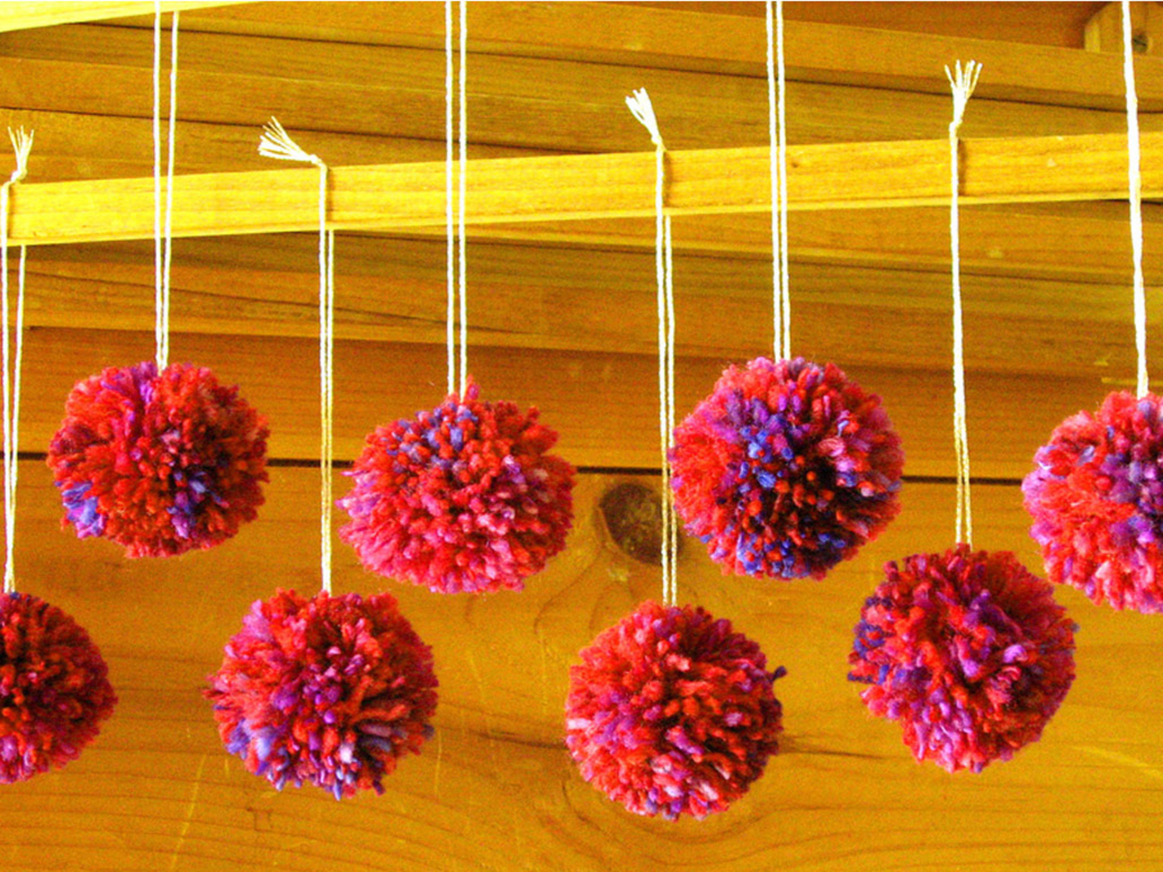 How to Make a Pom-Pom in 5 Easy Steps - Parade Home & Garden