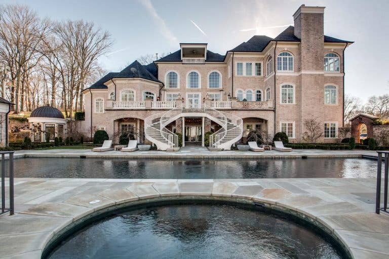 Kelly Clarkson’s Hendersonville Lake House -- See Pics Inside Kelly ...