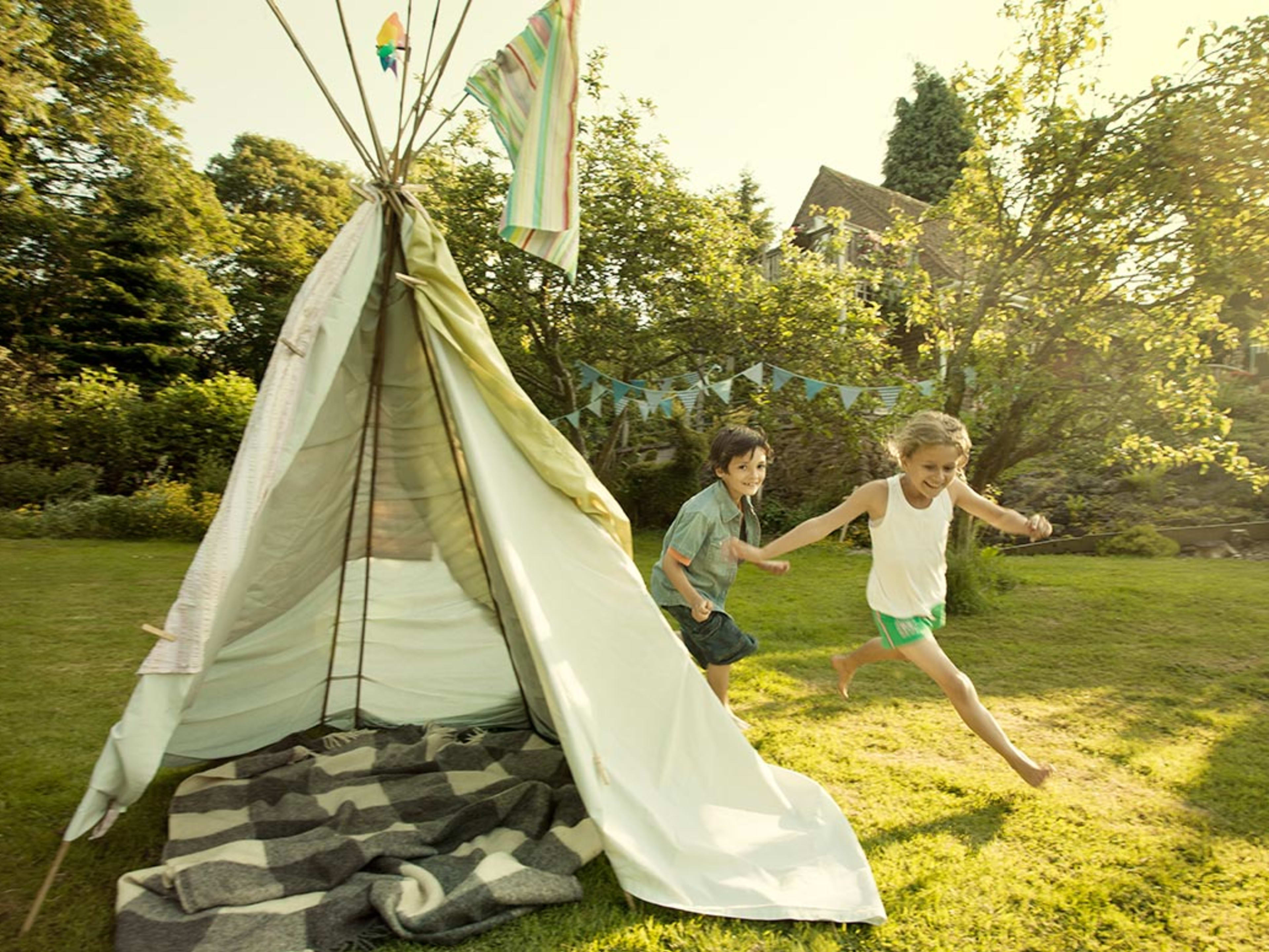 3 Ways to Build a Backyard Fort