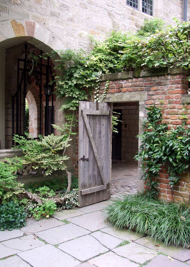 Create a “Secret” Passageway in Your Garden - Parade Home & Garden