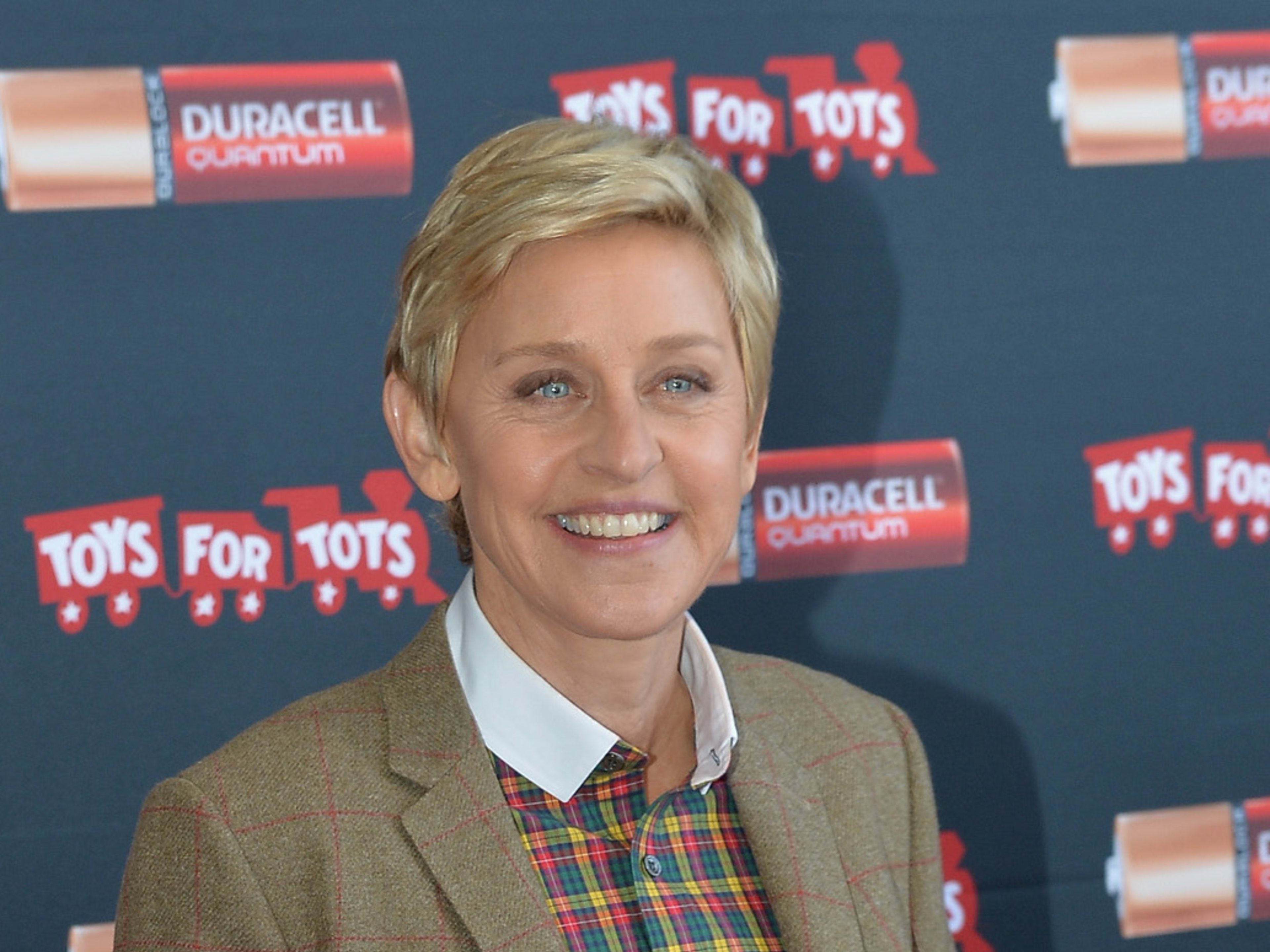 Watch Ellen DeGeneres' Hilarious Lawn Mower Fail - Parade Home & Garden