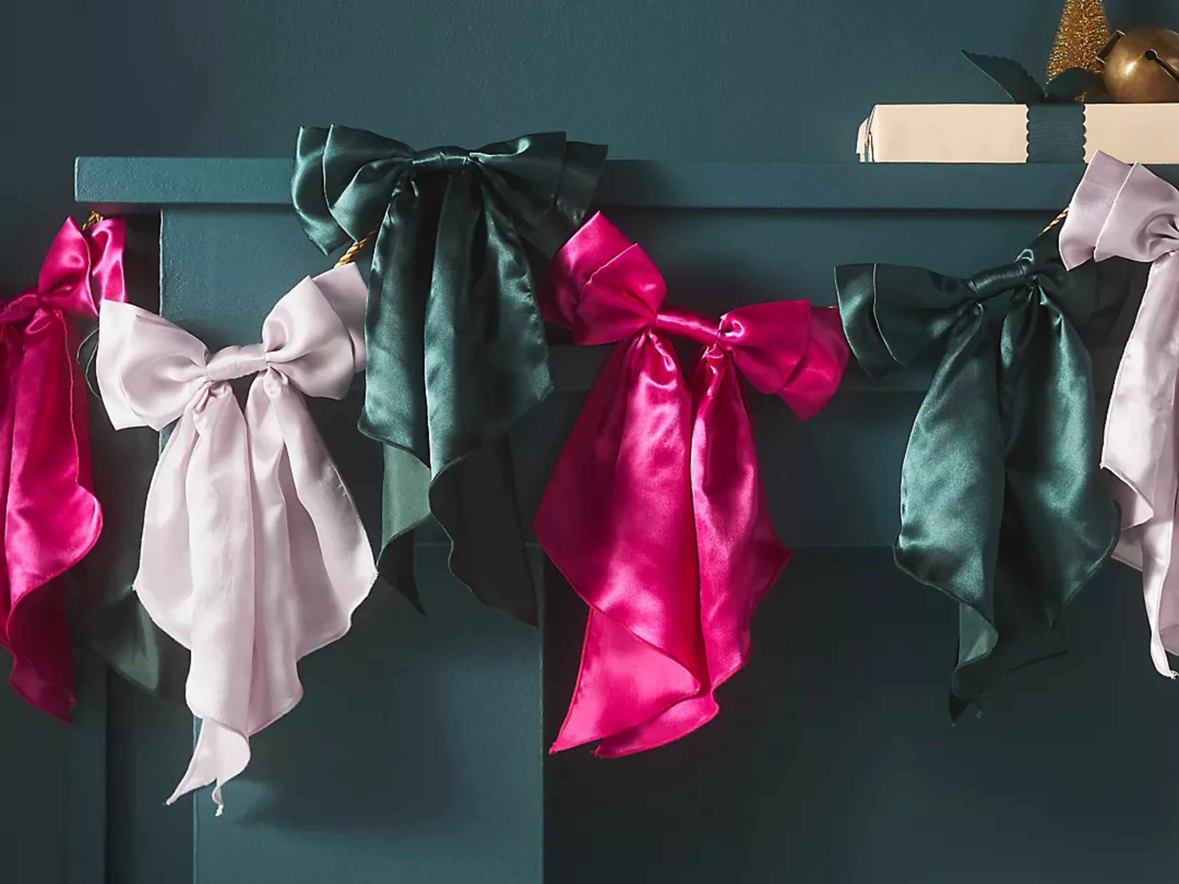 Instagrammer DIYs Anthropologie's Sold Out Bow Garland With a Few ...