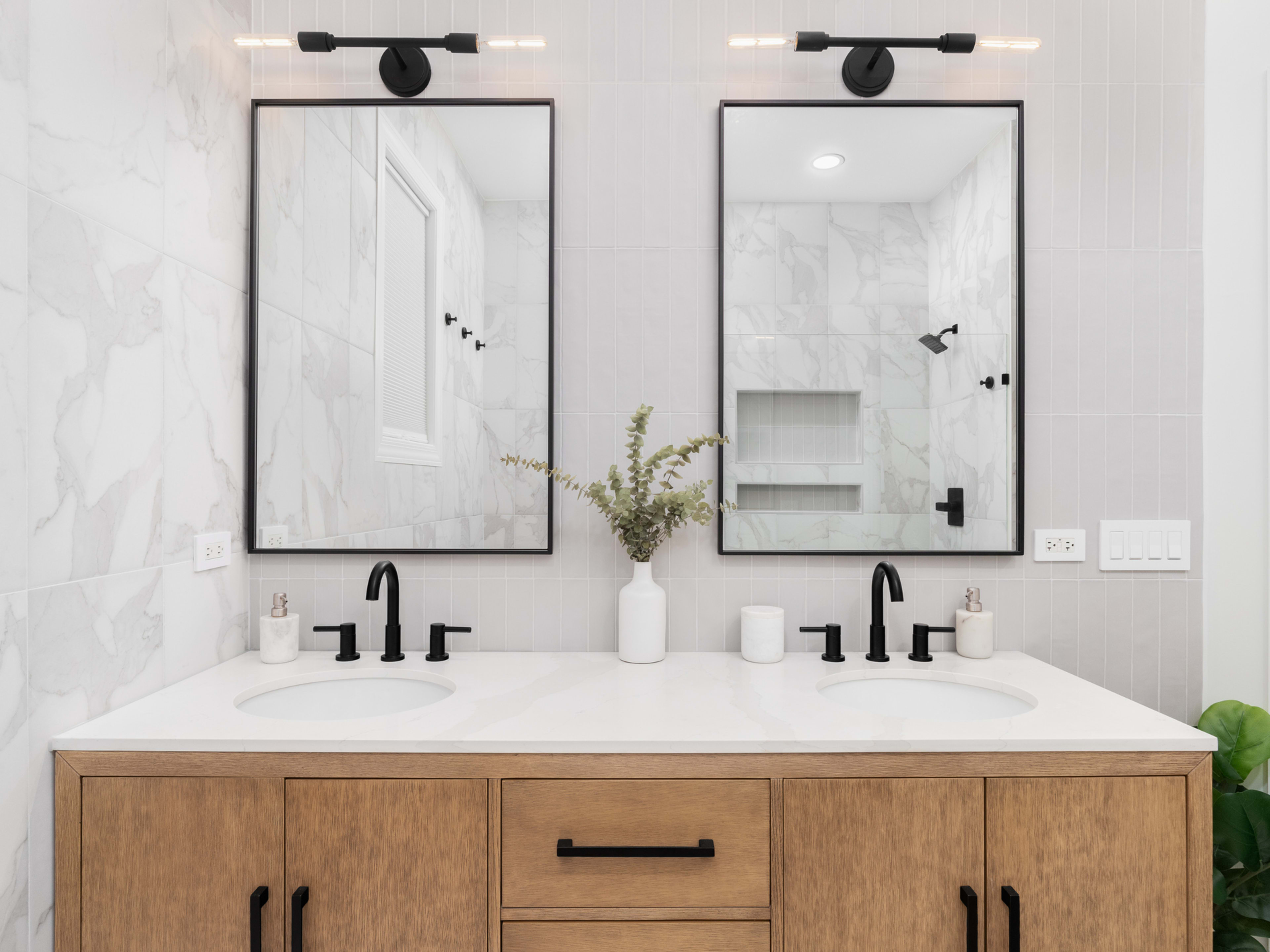 7 Dated Bathroom Trends to Avoid in 2025, According to Designers ...