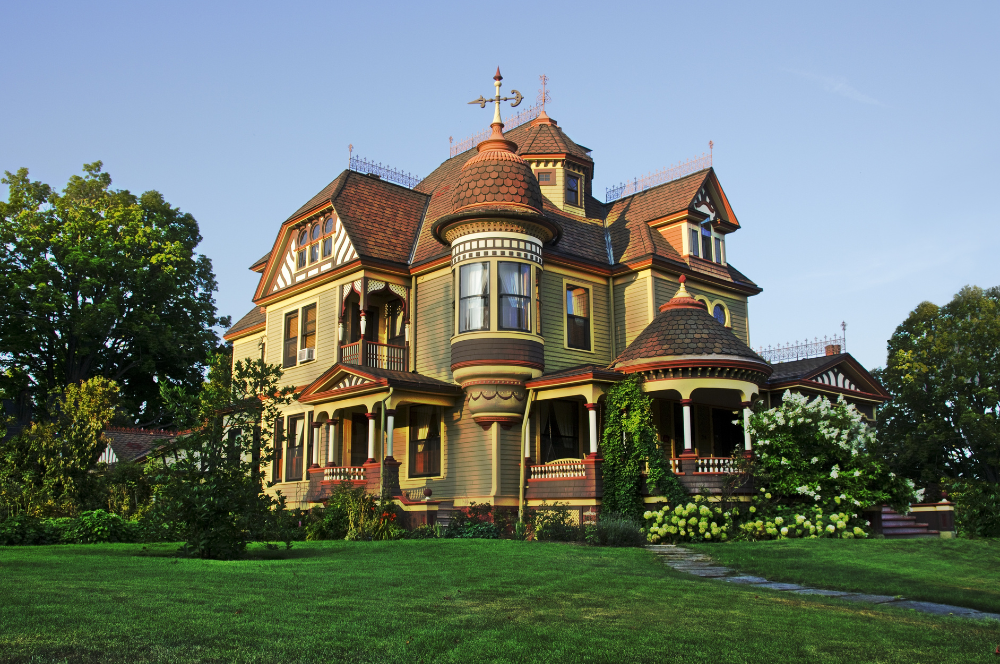 Queen Anne House Style - Parade Home & Garden