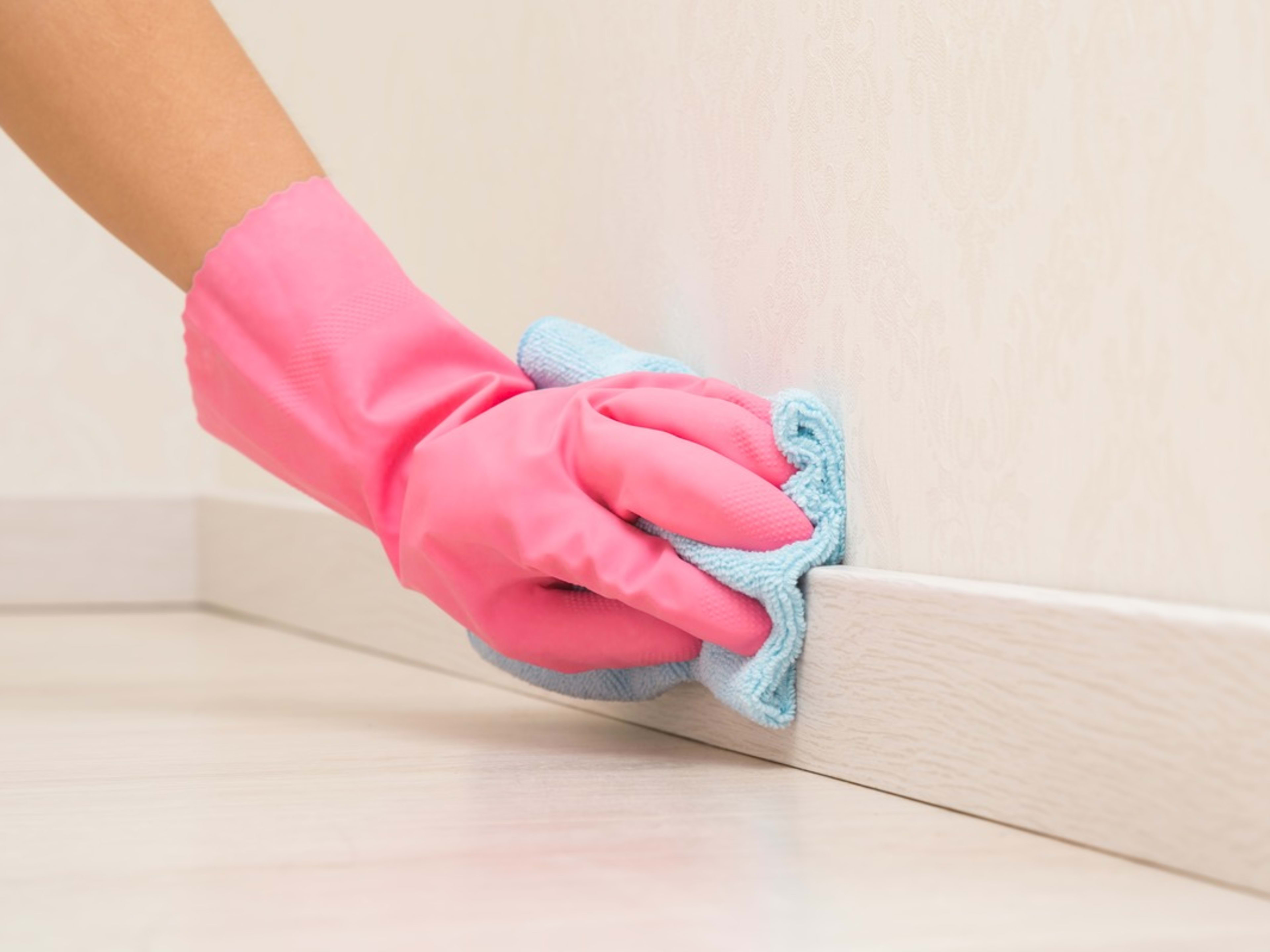 Professional Cleaner Shows Ridiculously Easy Hack That Makes Cleaning ...