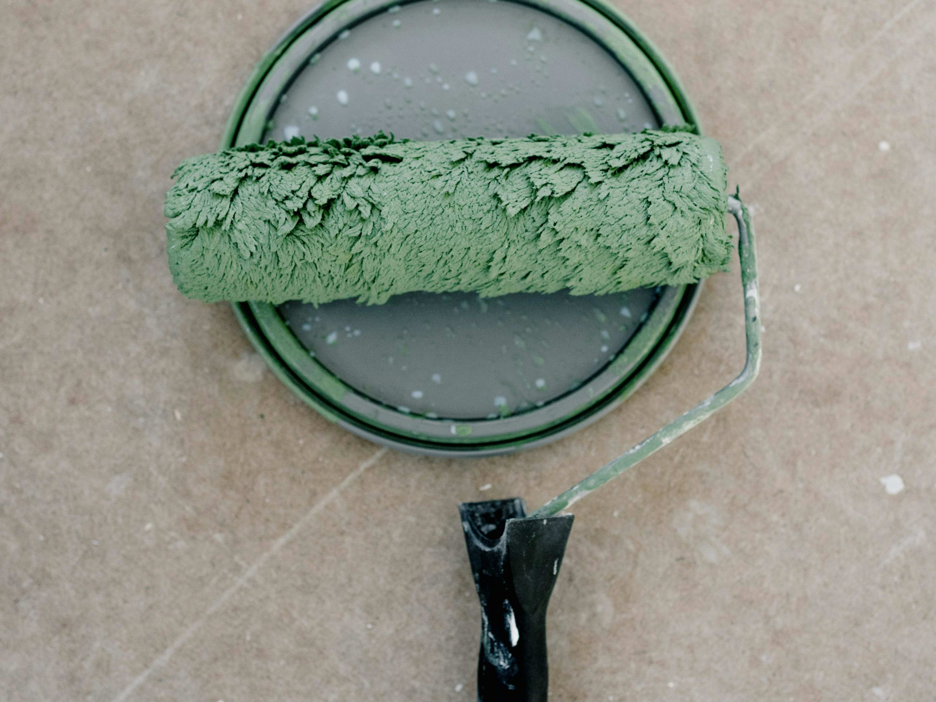 This DIYer Tried 'Color Drenching' Her Living Room And The Results Are ...