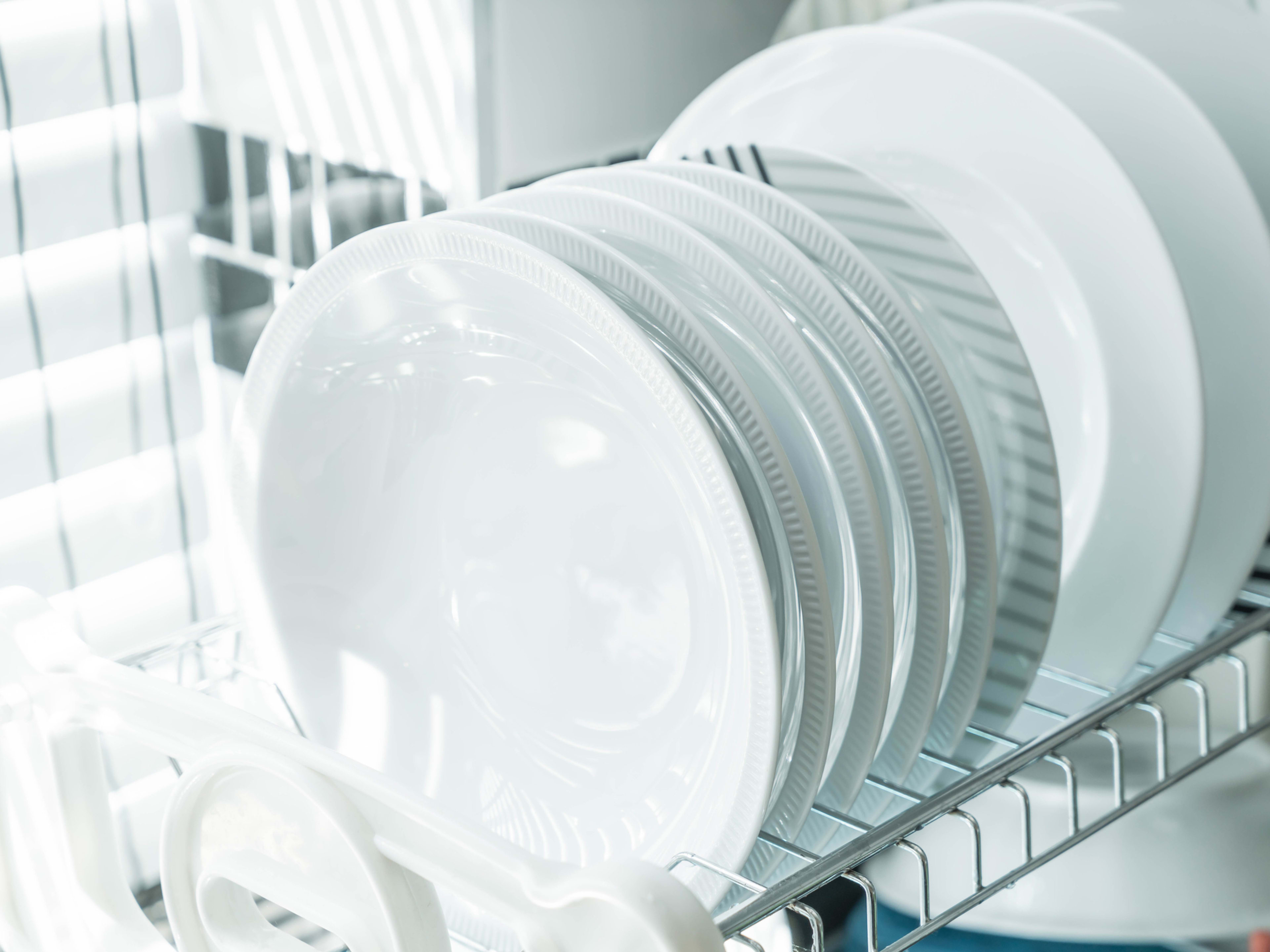 The DIY Way to Make Your Dishes Sparkle Without Using Toxic Dishwashing ...