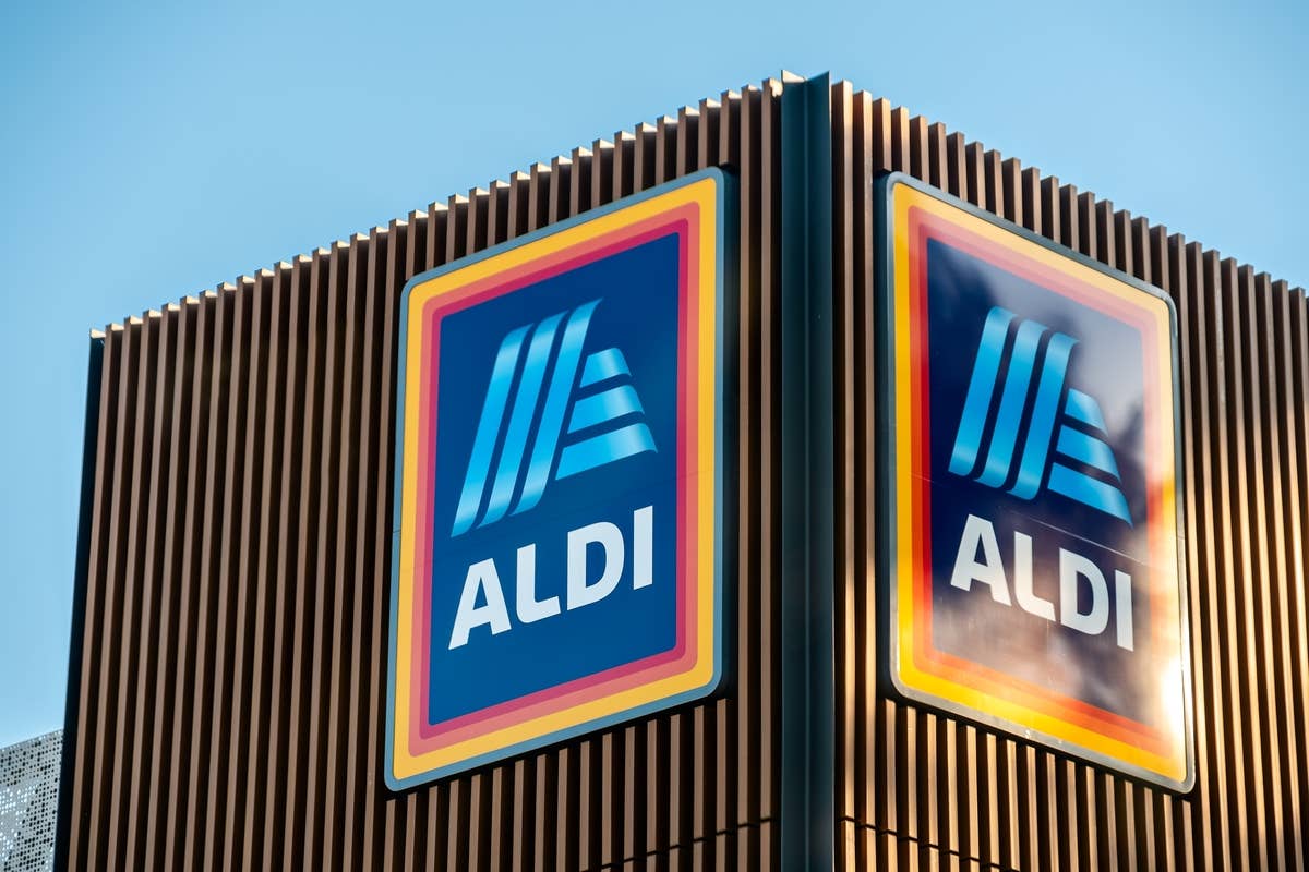 ALDI Red, White and Blue Candles Light Up Summer Holidays - Parade Home ...