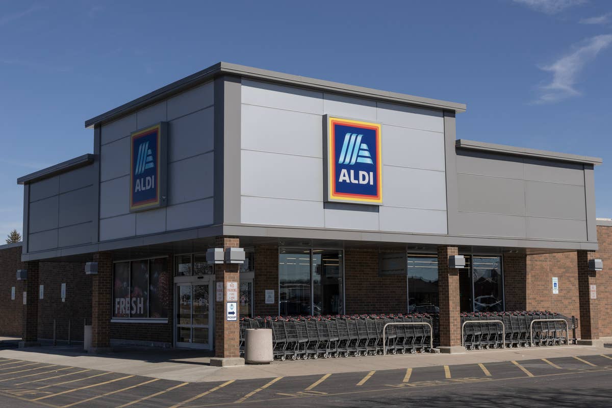 ALDI Has Tulips for Just $5 and We're Running to Get Some - Parade Home ...