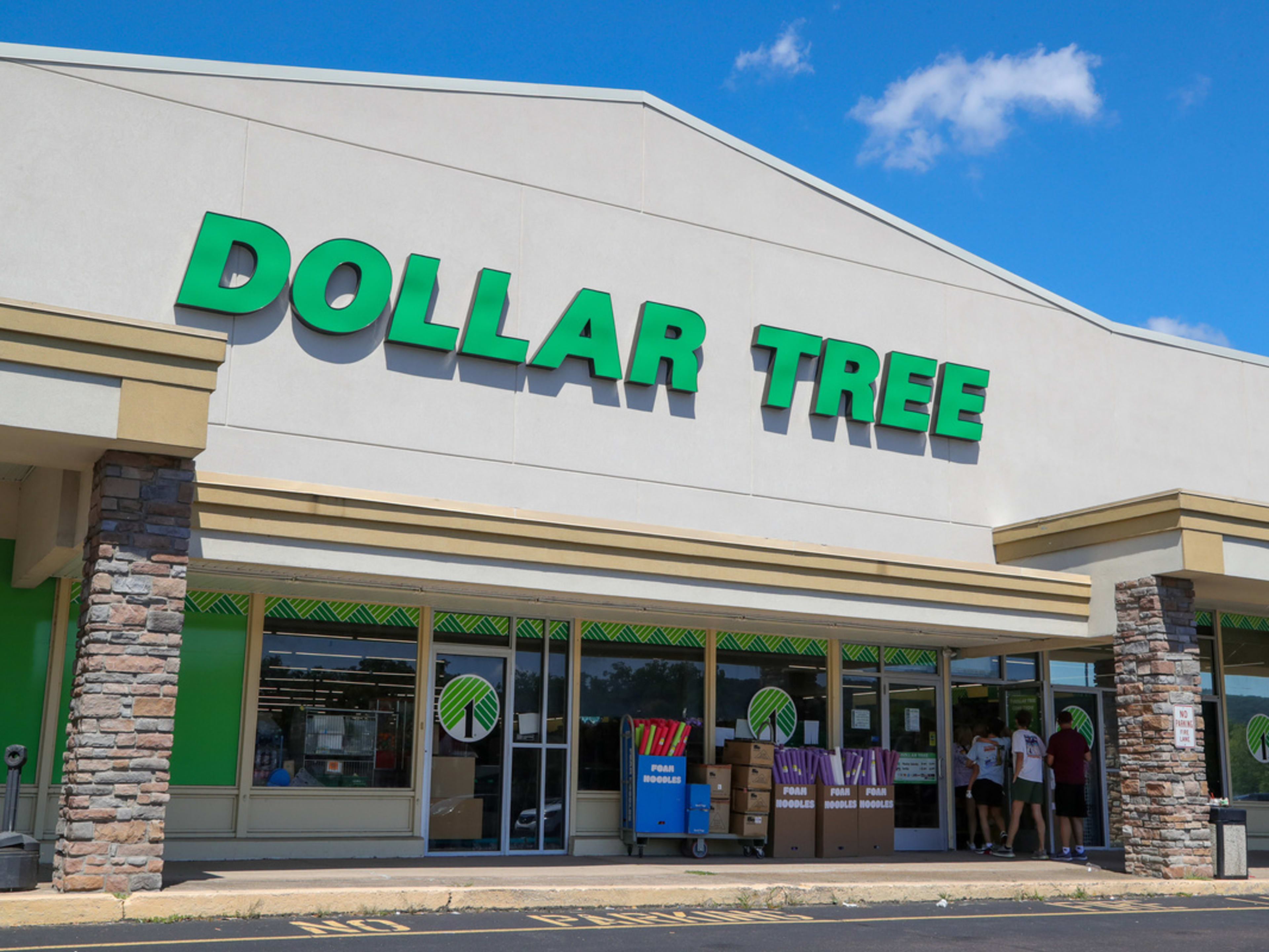 Dollar Tree Bathroom Organizing Hacks You Need to Know About - Parade ...